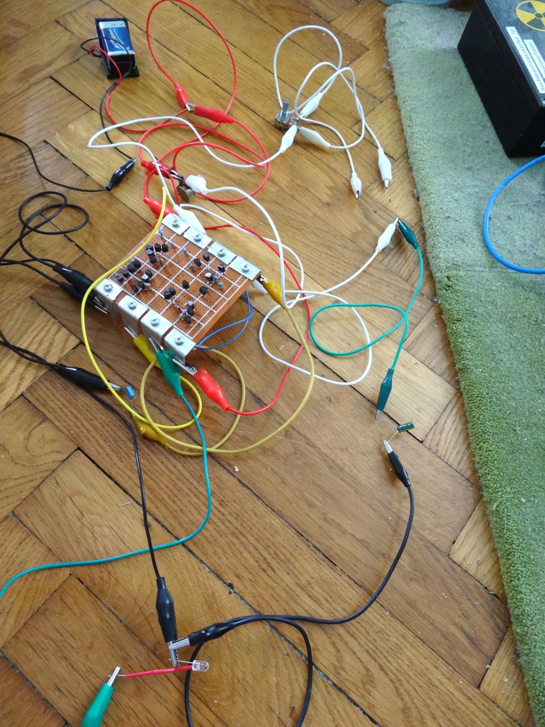 The Famous NE555 Timer-IC, Original and a Bit Larger (with Pictures ...