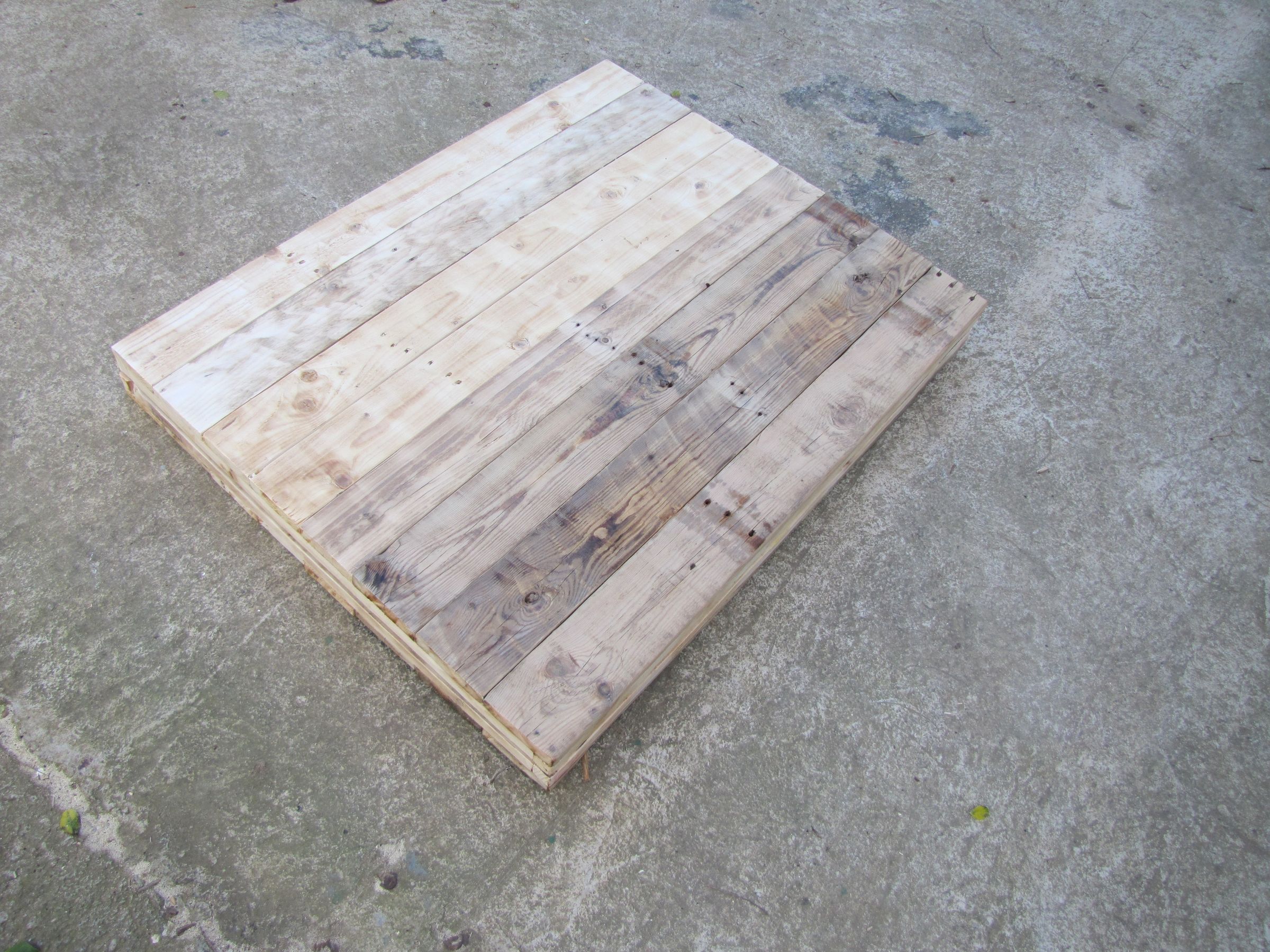 Pallet Folding Table : 9 Steps (with Pictures) - Instructables