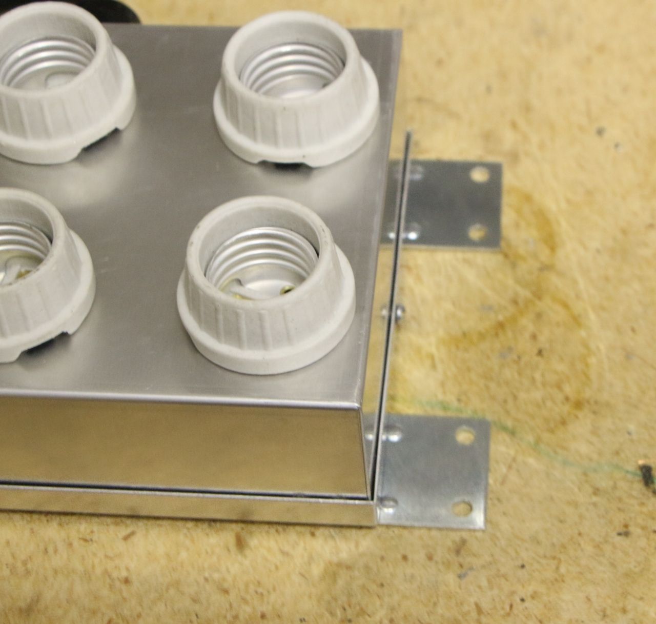 Build Your Own 3120 Lumen LED Grow Light : 18 Steps (with Pictures ...