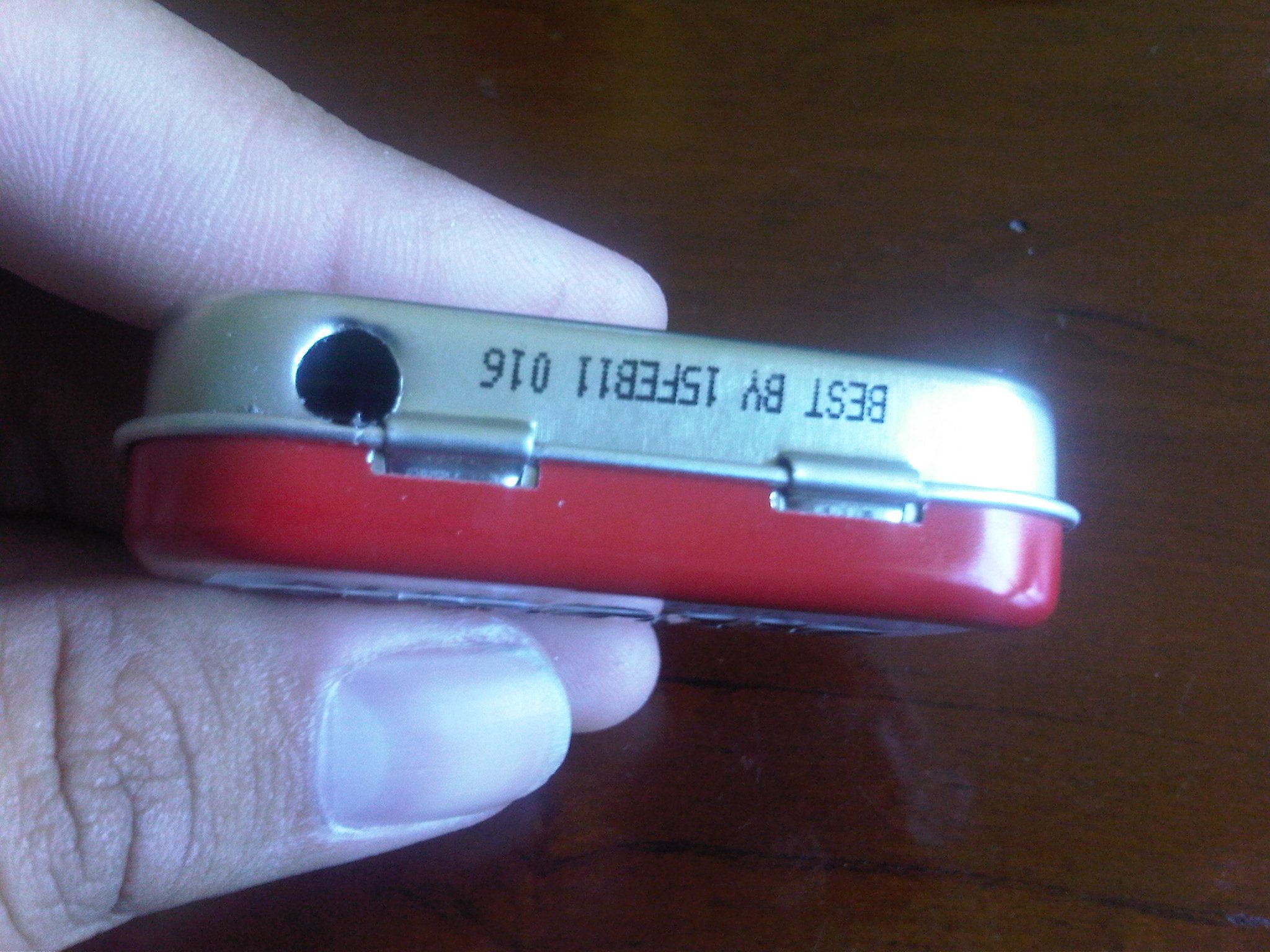 The Altoids Shuffle/Zen Case (Teachers Wont Notice!) : 3 Steps - Instructables