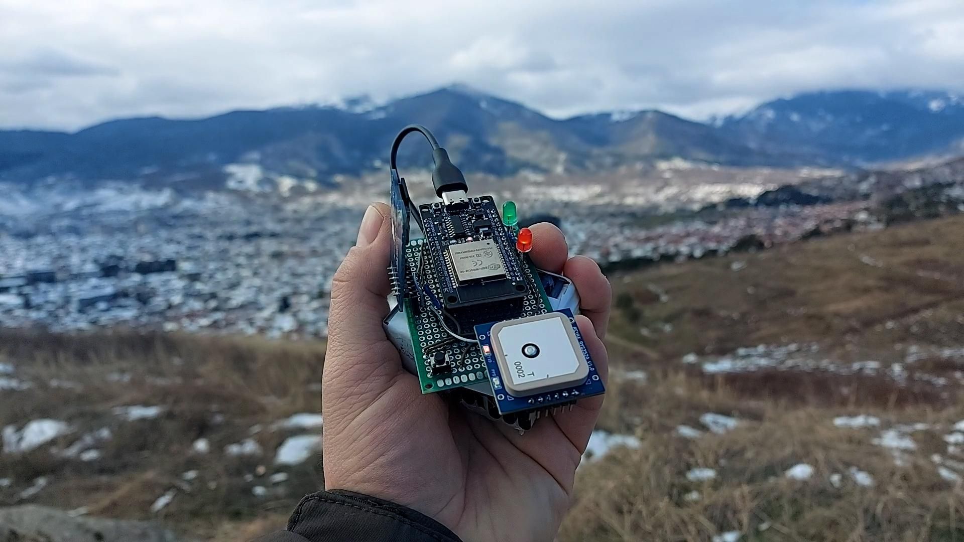 Nature Trail Mapper With ESP32 and RYS352A GPS Module : 7 Steps (with Pictures) - Instructables