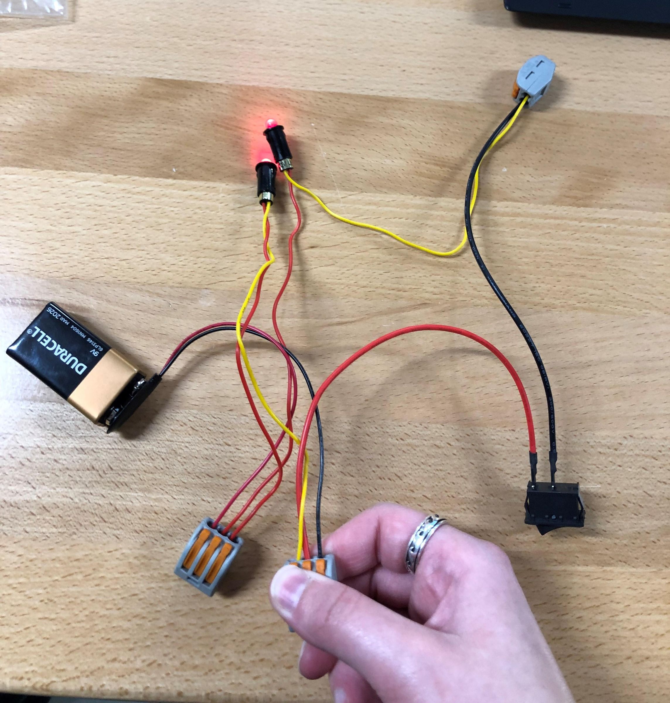 How to Make a Simple Parallel Circuit : 5 Steps - Instructables