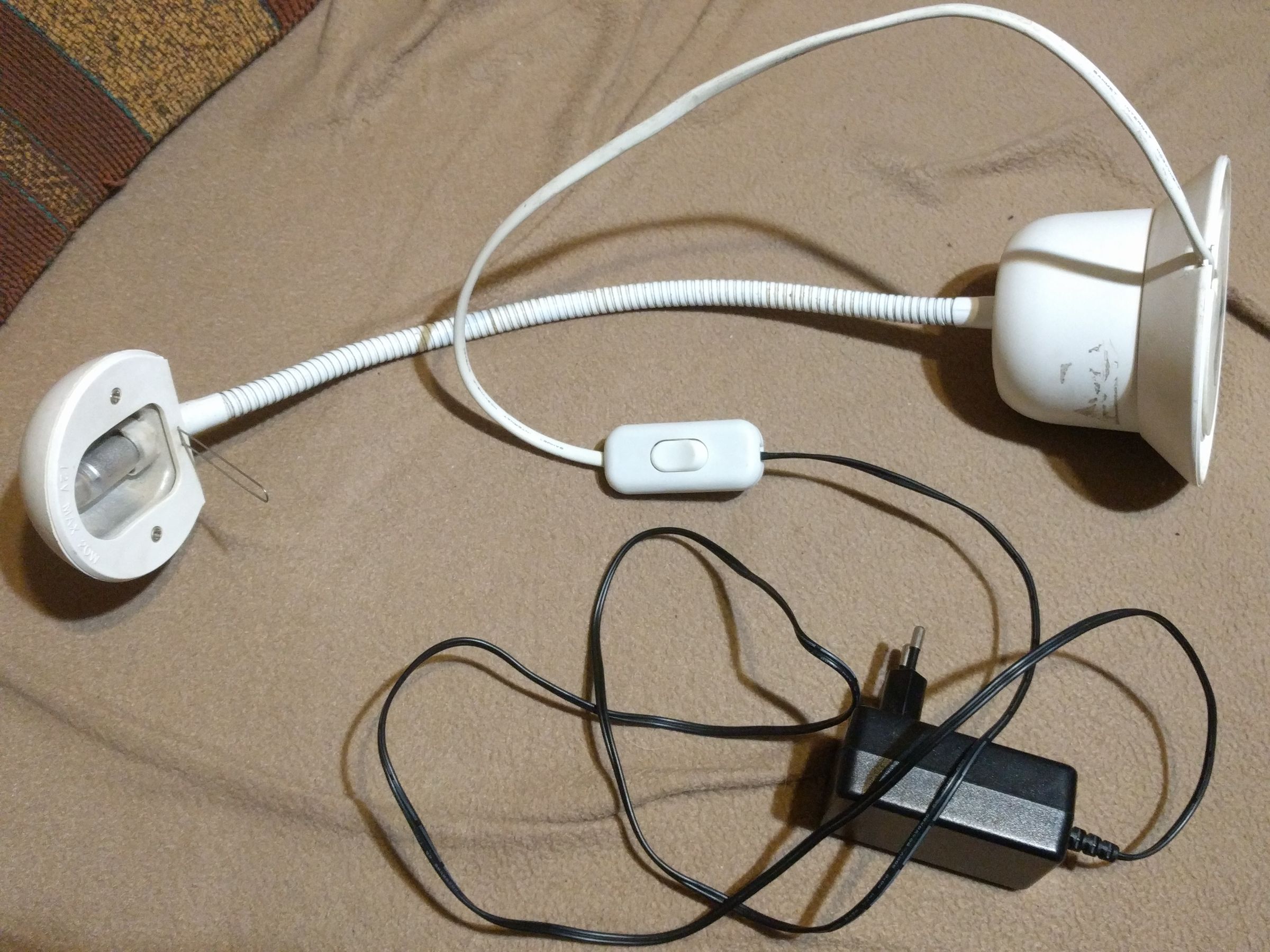 Convert Desk Lamp to Led Bulb. : 3 Steps (with Pictures) - Instructables