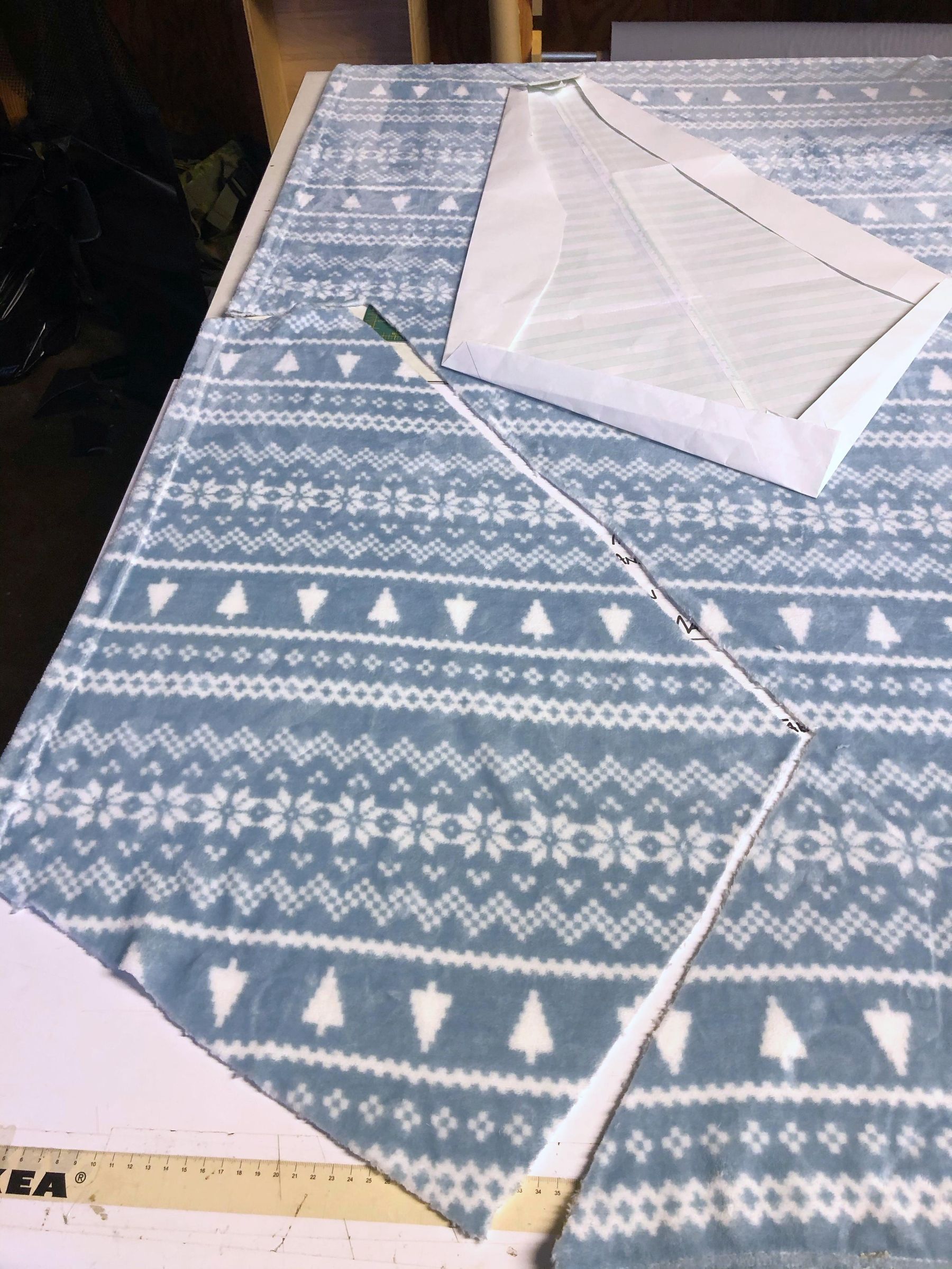 Snowflake Blanket Cape : 13 Steps (with Pictures) - Instructables