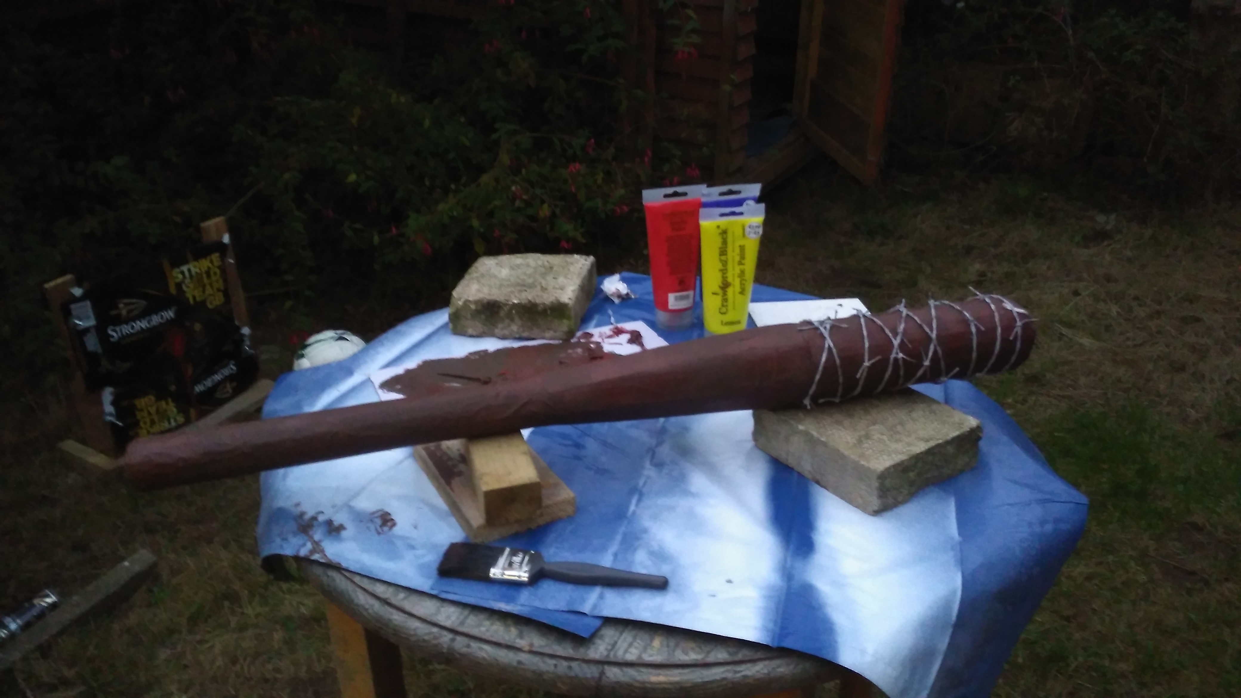 Negan's Bat: From Cardboard : 5 Steps (with Pictures) - Instructables