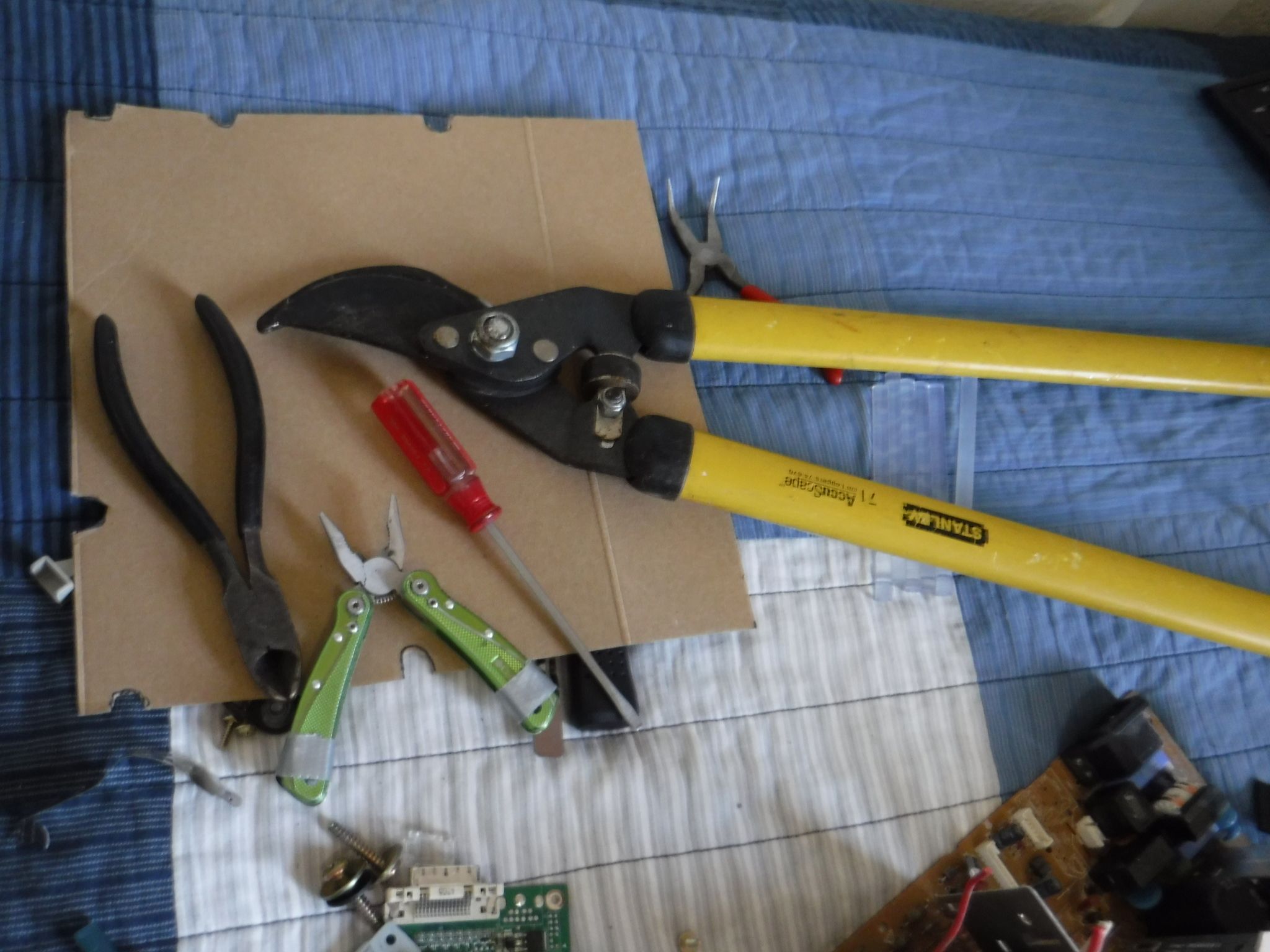Repurposing an Old Monitor : 6 Steps (with Pictures) - Instructables