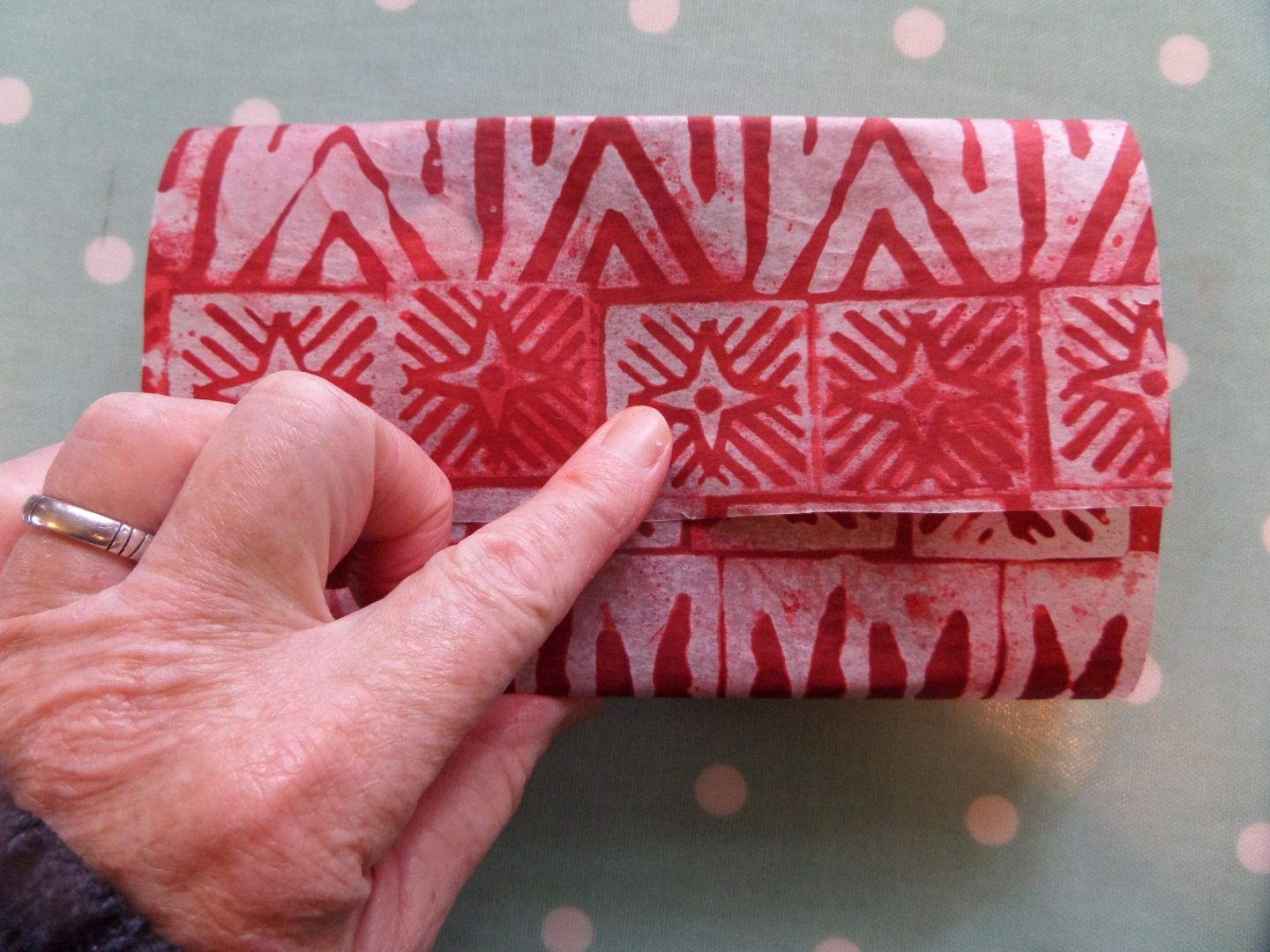 Batik Xmas Wrapping Paper : 6 Steps (with Pictures) - Instructables