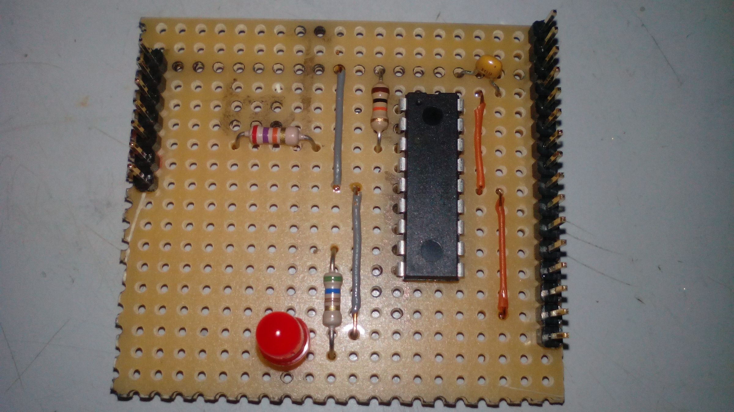 CHEAP AND EASY PICAXE ROBOT BOARD WITH SERIAL CABLE : 12 Steps (with Pictures) - Instructables