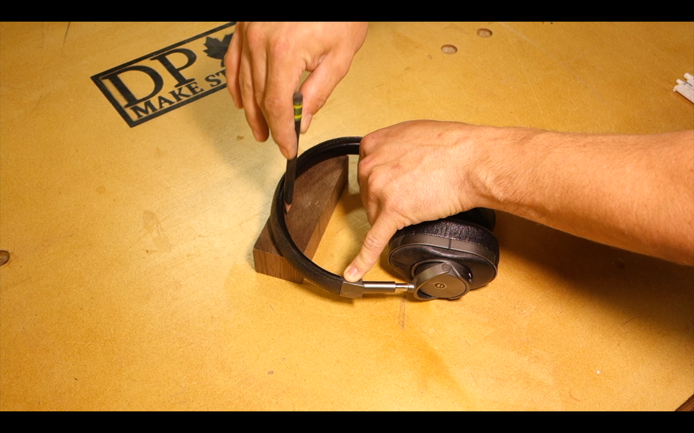 Make It - Headphone Stand : 5 Steps (with Pictures) - Instructables