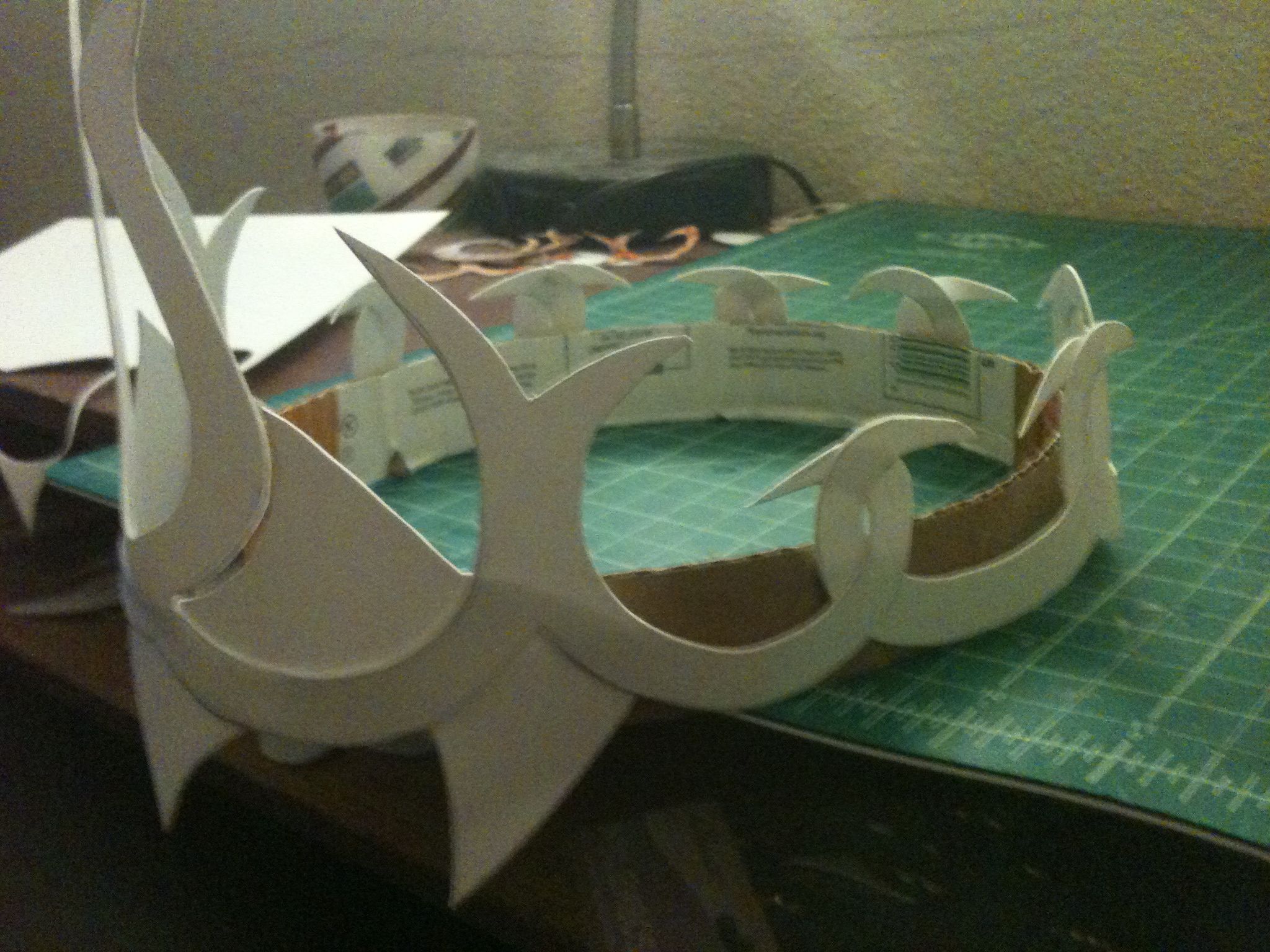 Fantasy Crown : 4 Steps (with Pictures) - Instructables