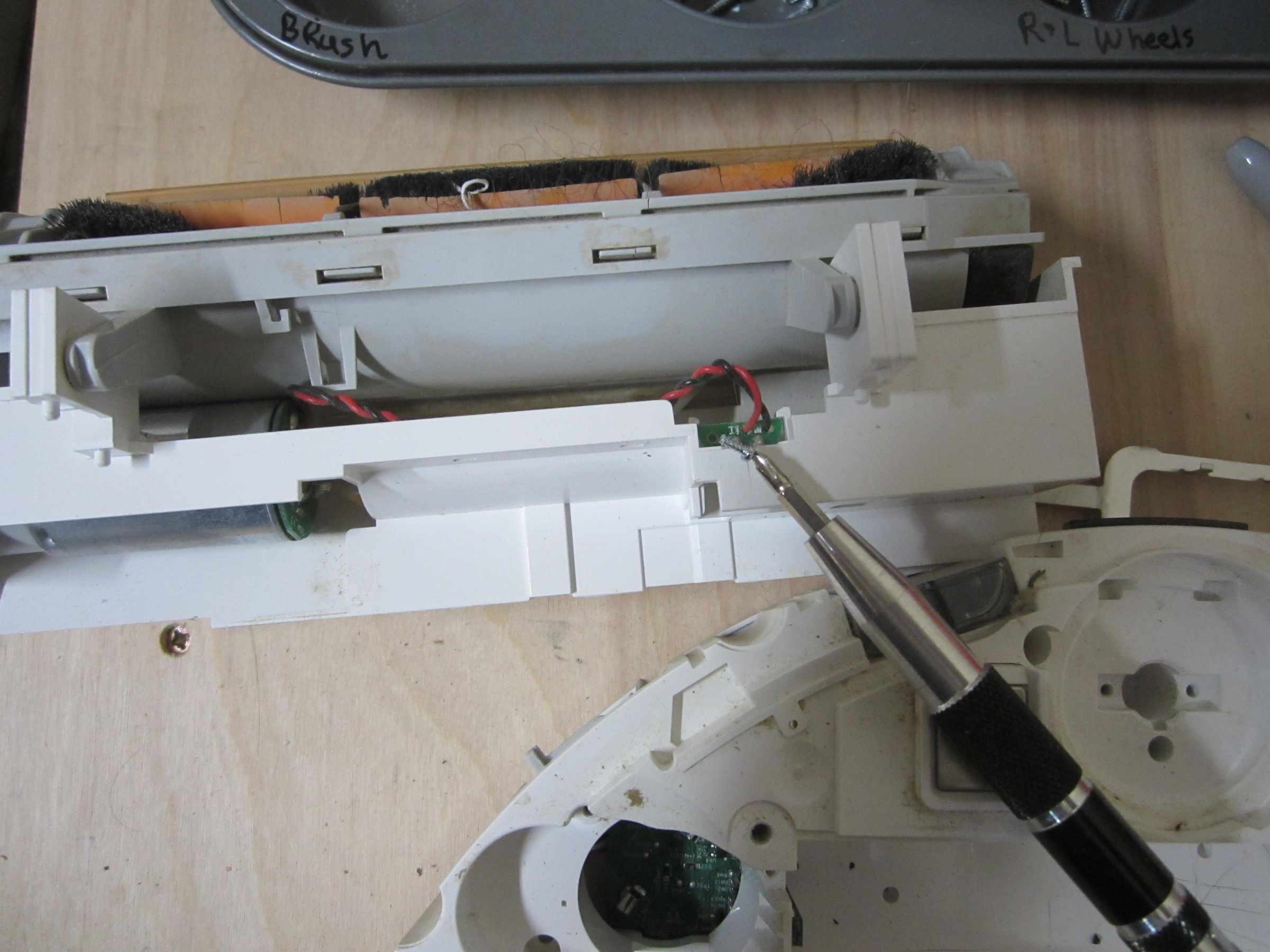 Roborock S5 Disassembly for Cleaning, Troubleshooting and Repair : 35 Steps - Instructables