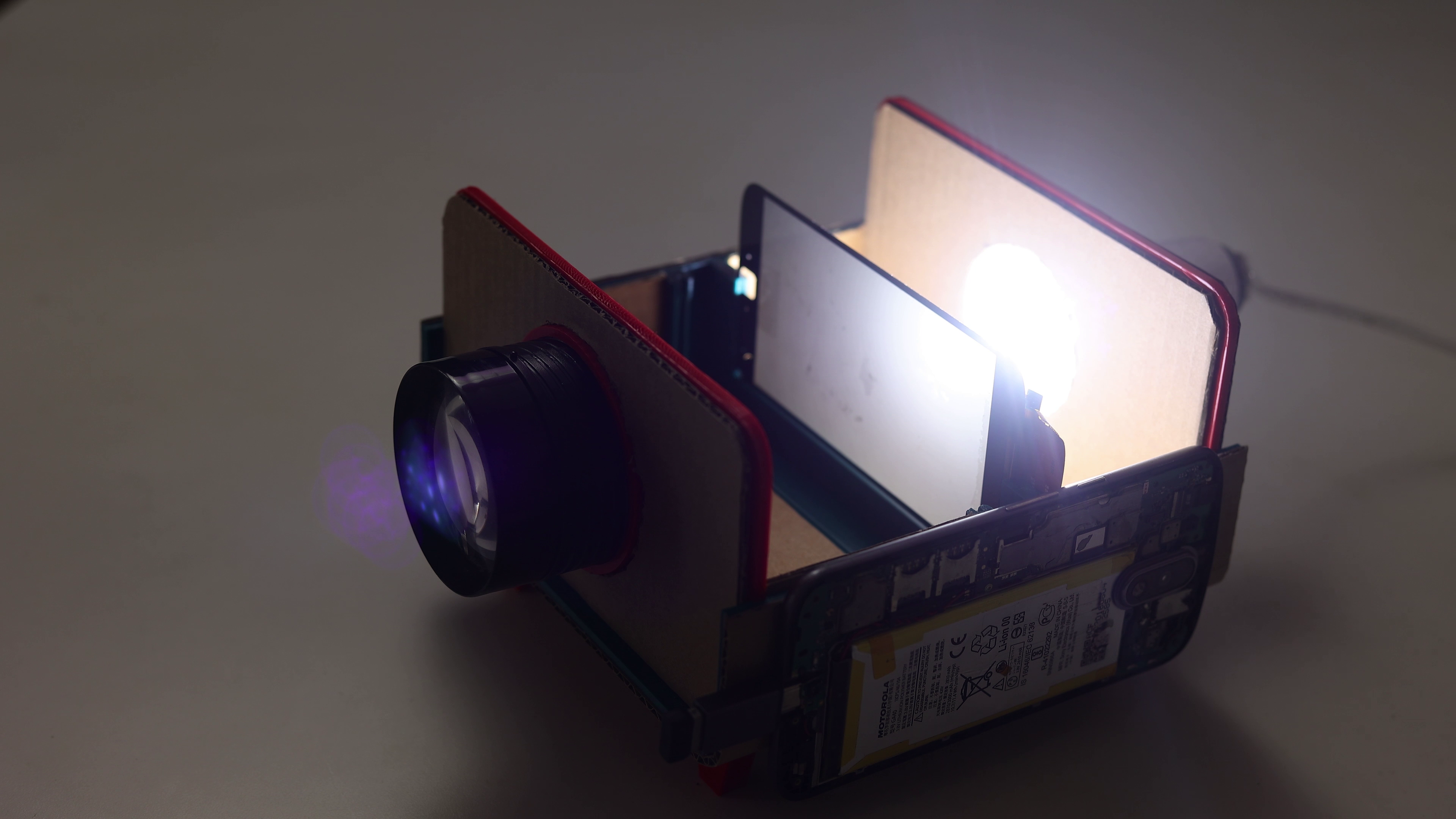 Projector Using Old Smartphones : 10 Steps (with Pictures) - Instructables