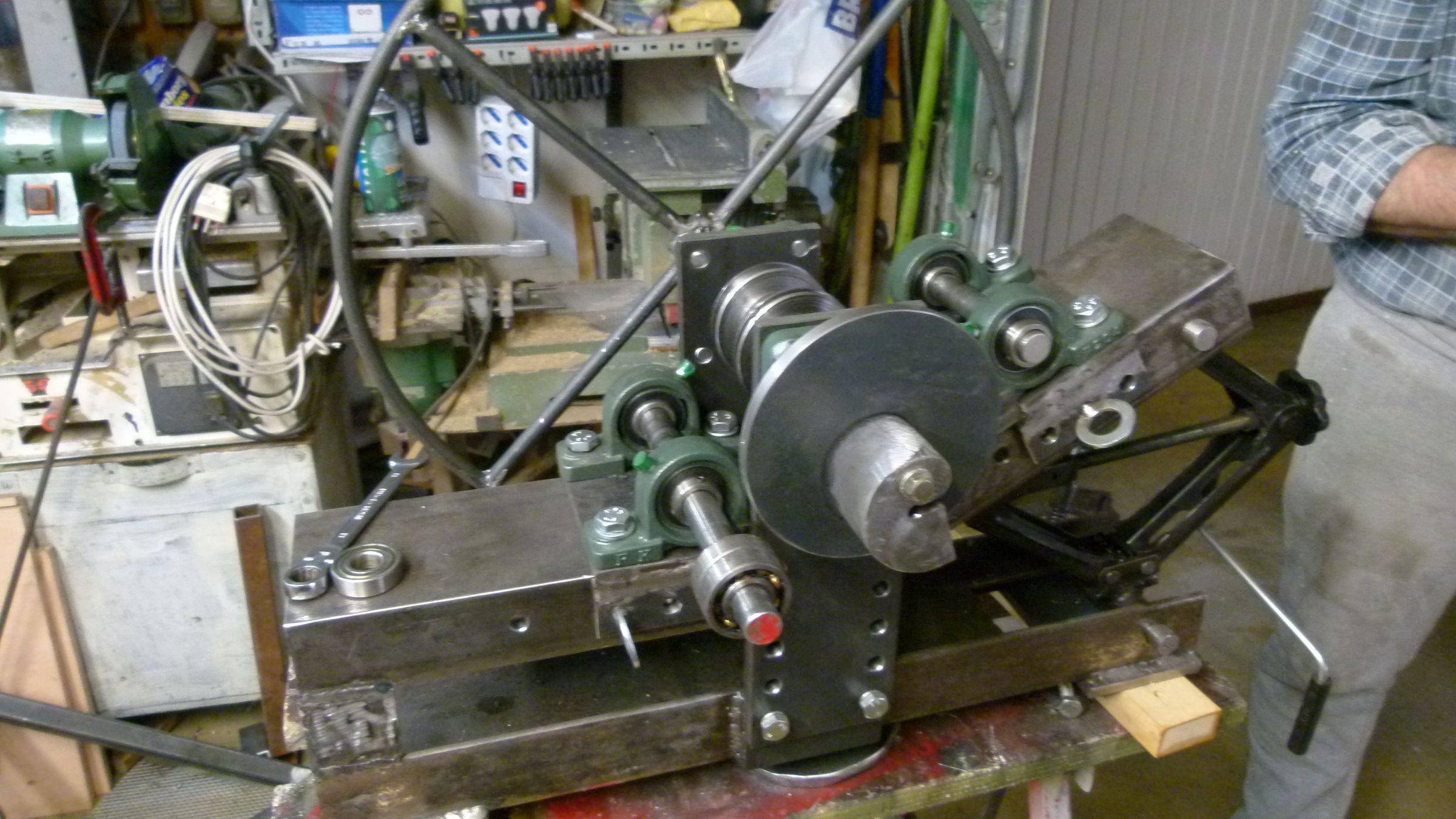 DIY - Metal Roller Bender : 6 Steps (with Pictures) - Instructables
