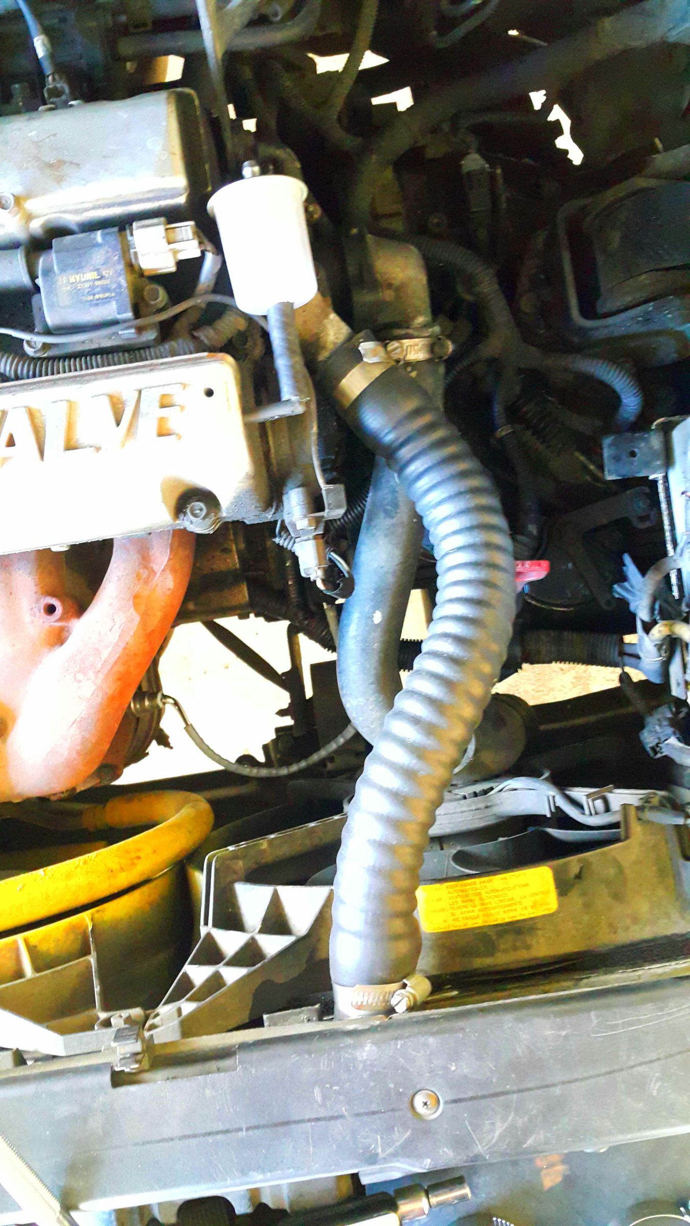 Replacing an Upper Radiator Hose (Hyundai Trajet) : 3 Steps - Instructables