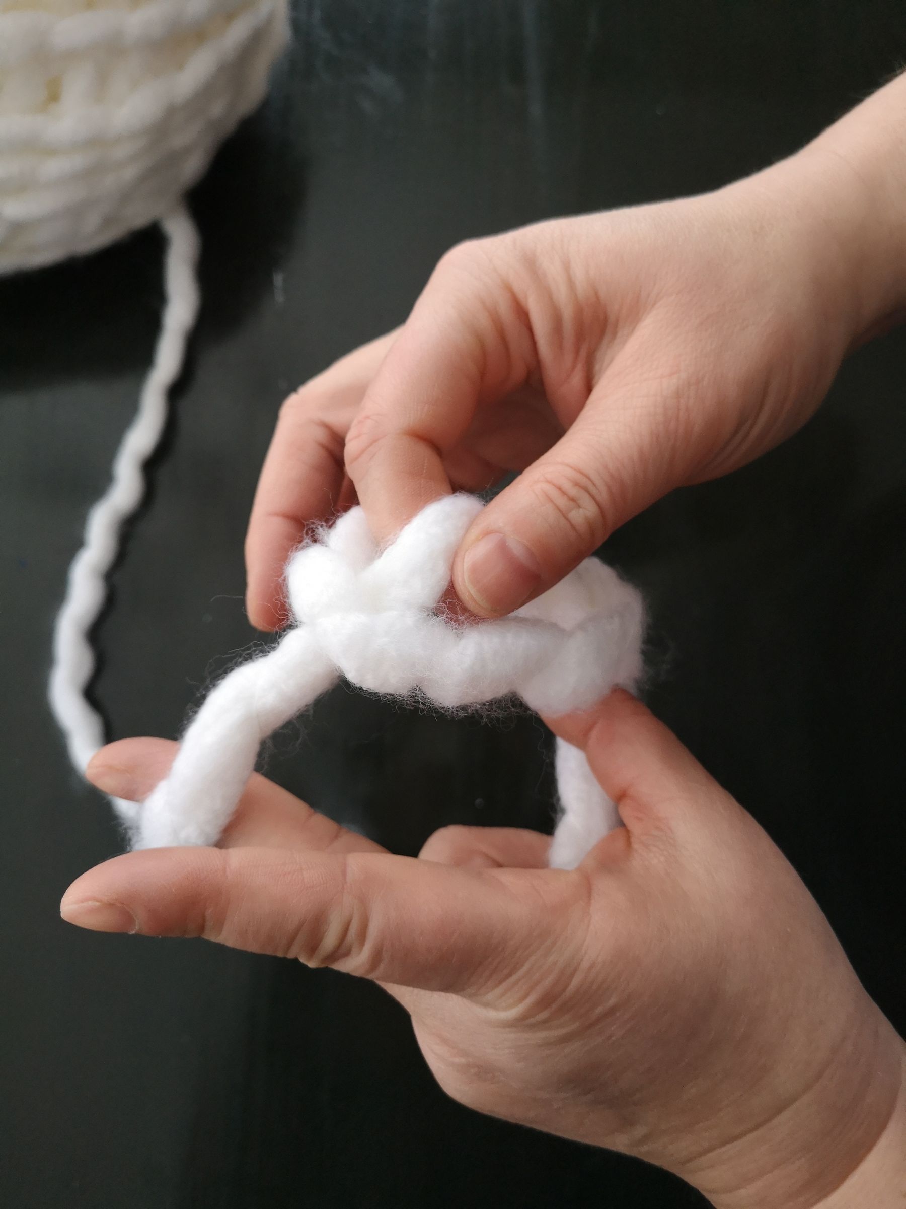 Finger Crochet Wreath : 7 Steps (with Pictures) - Instructables