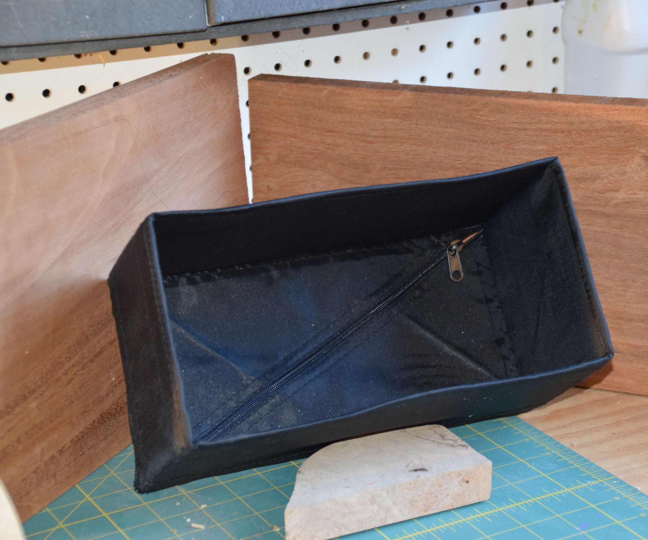 DIY Collapsible Zipper Box : 4 Steps - Instructables
