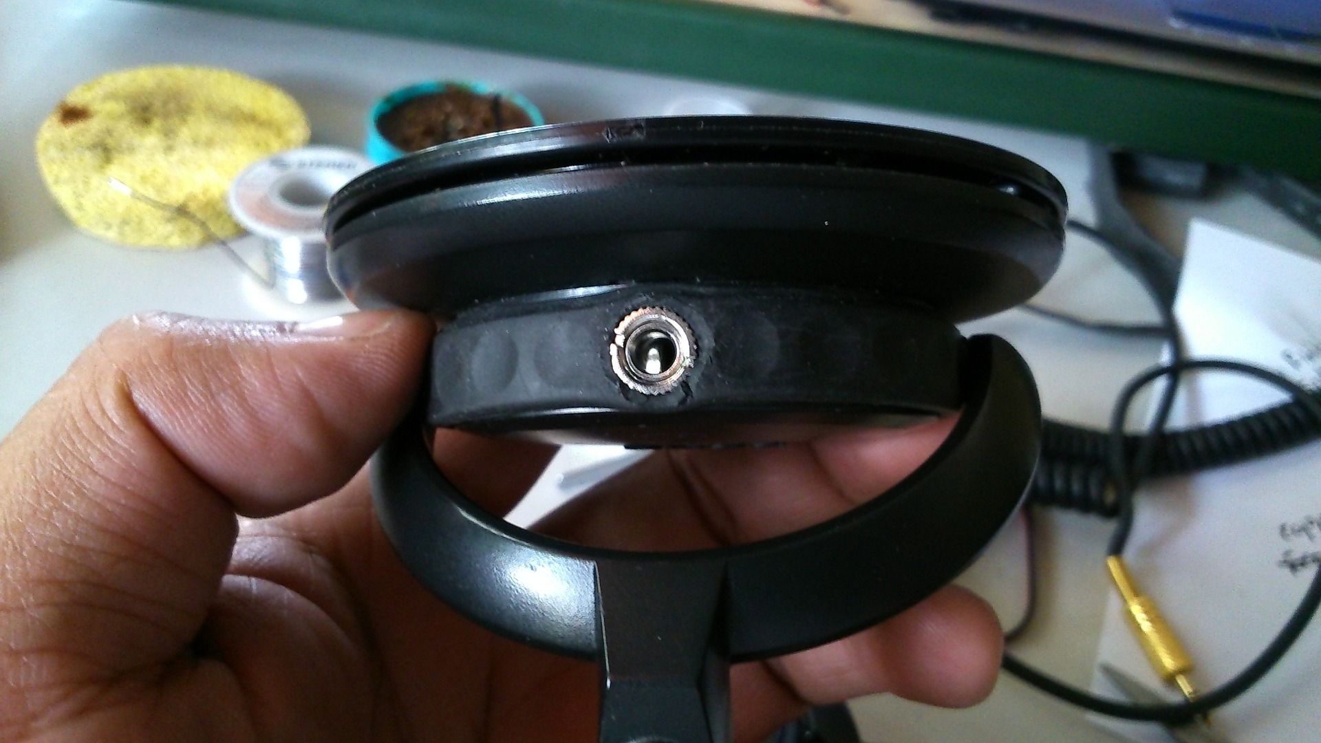 Headphone Removable Cable - Sony MDR-V500 : 9 Steps - Instructables