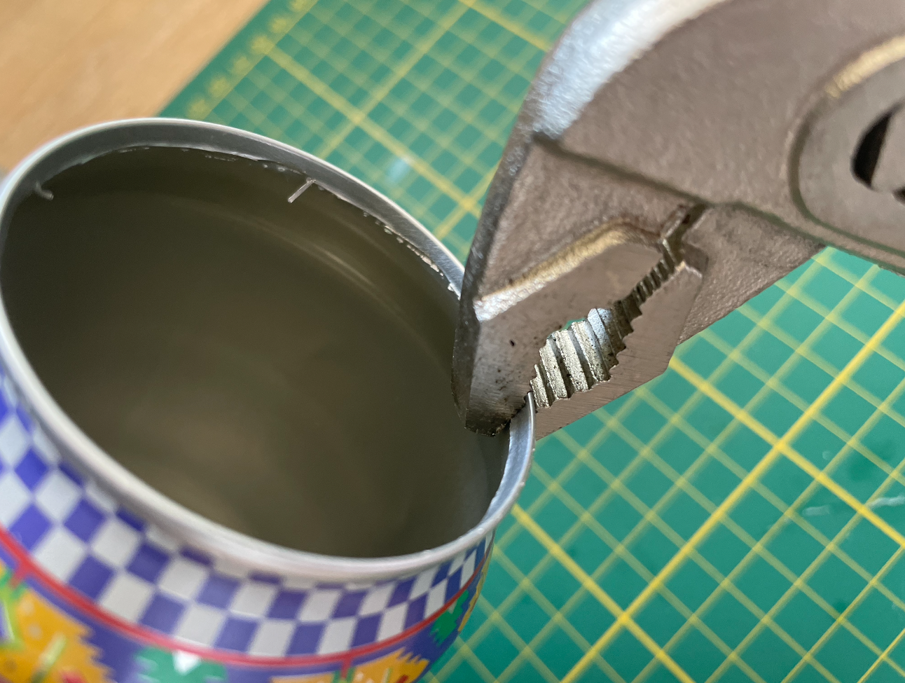 Recycled Fabulous Flower Cans : 4 Steps (with Pictures) - Instructables