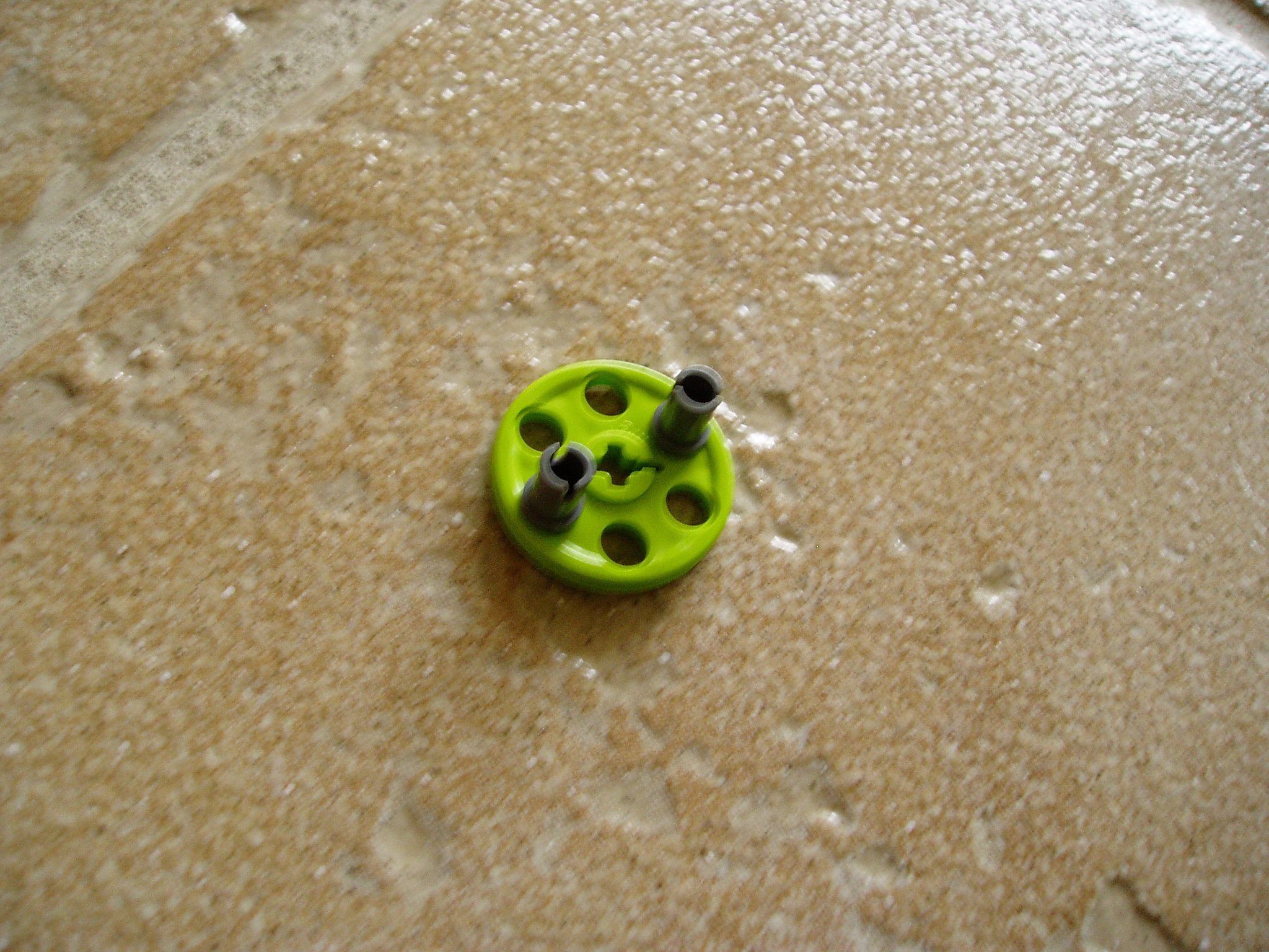 Leggo Spinner Battles : 5 Steps - Instructables
