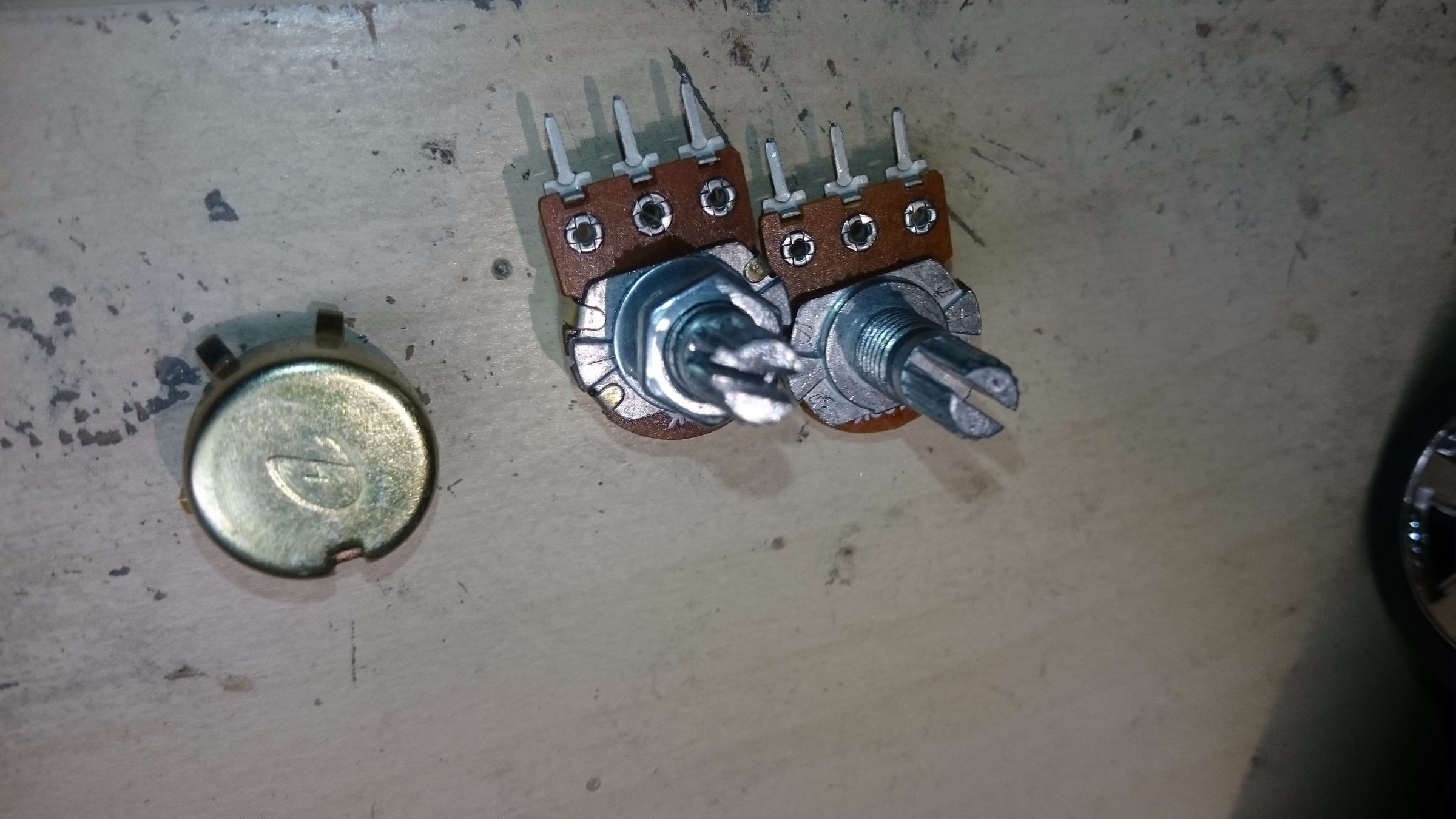 Hack Digital Radio, Replace the Volume Control : 5 Steps - Instructables