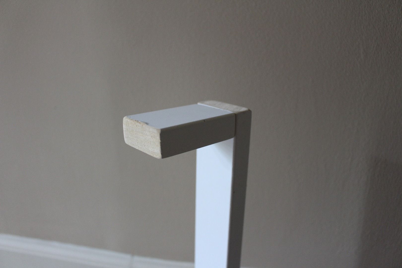 Simple Headphone Stand : 5 Steps - Instructables