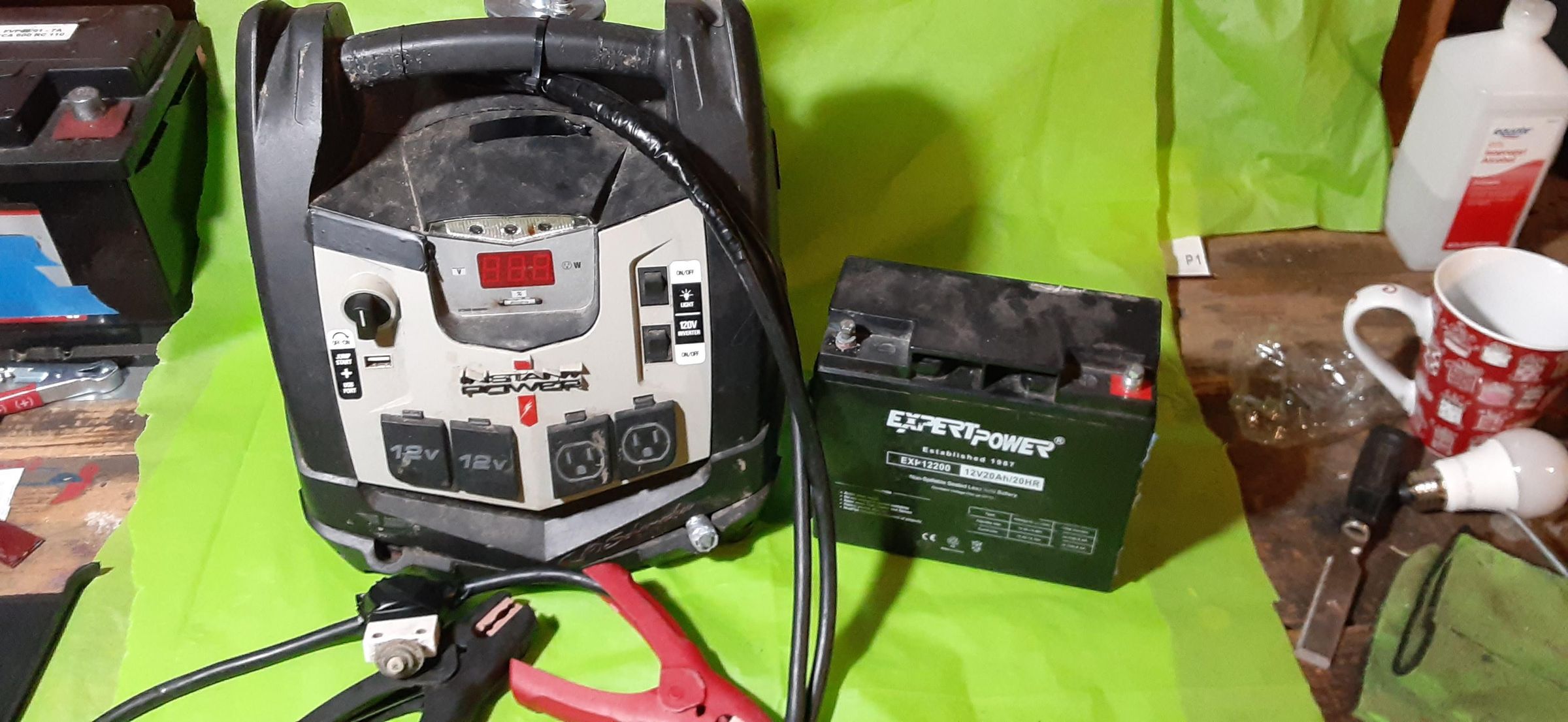 Mini Power Station. Running the Front Yard on 100% Solar Power : 7 ...