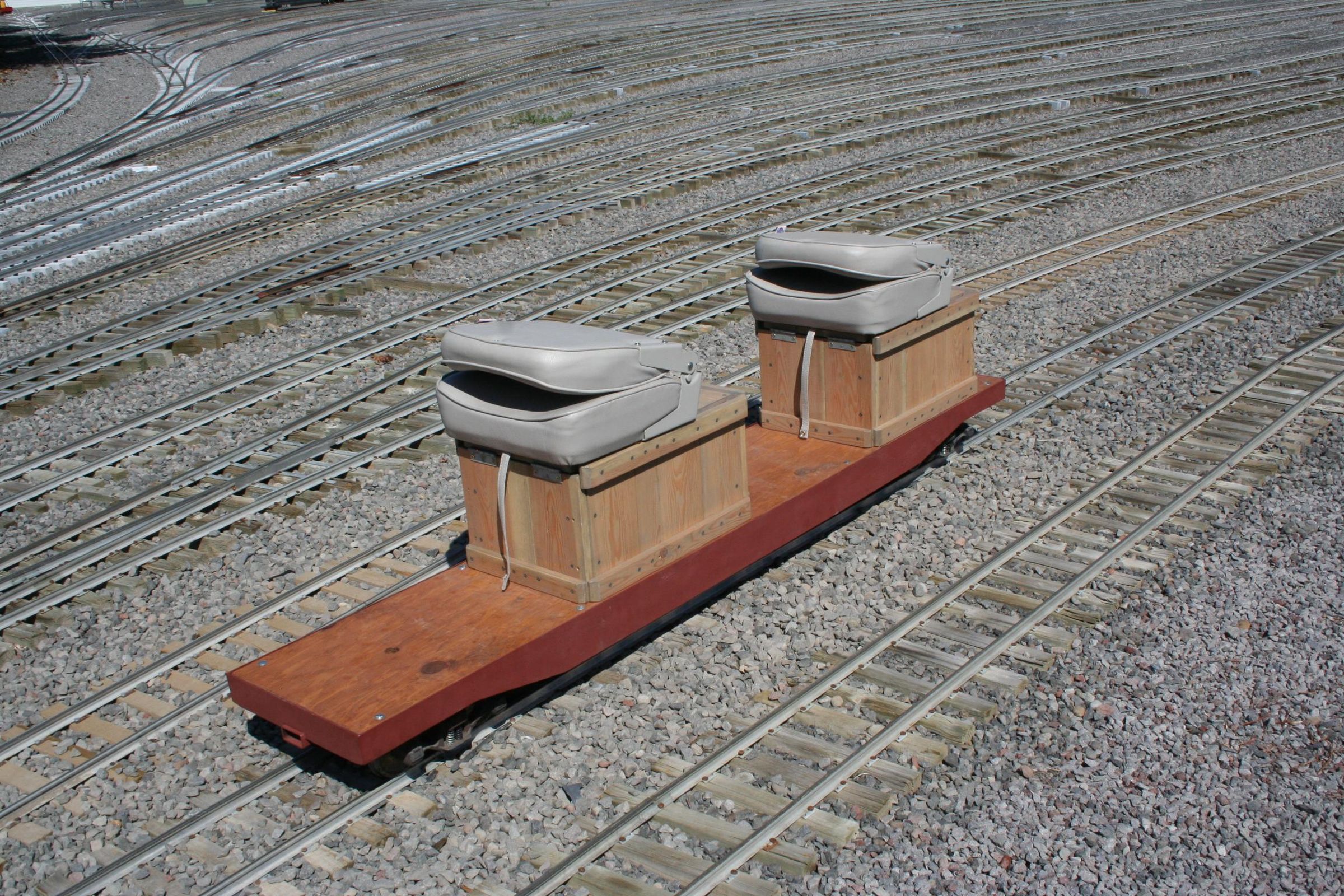 7 1/2 Gauge Rideable Flat Train Car : 13 Steps (with Pictures ...