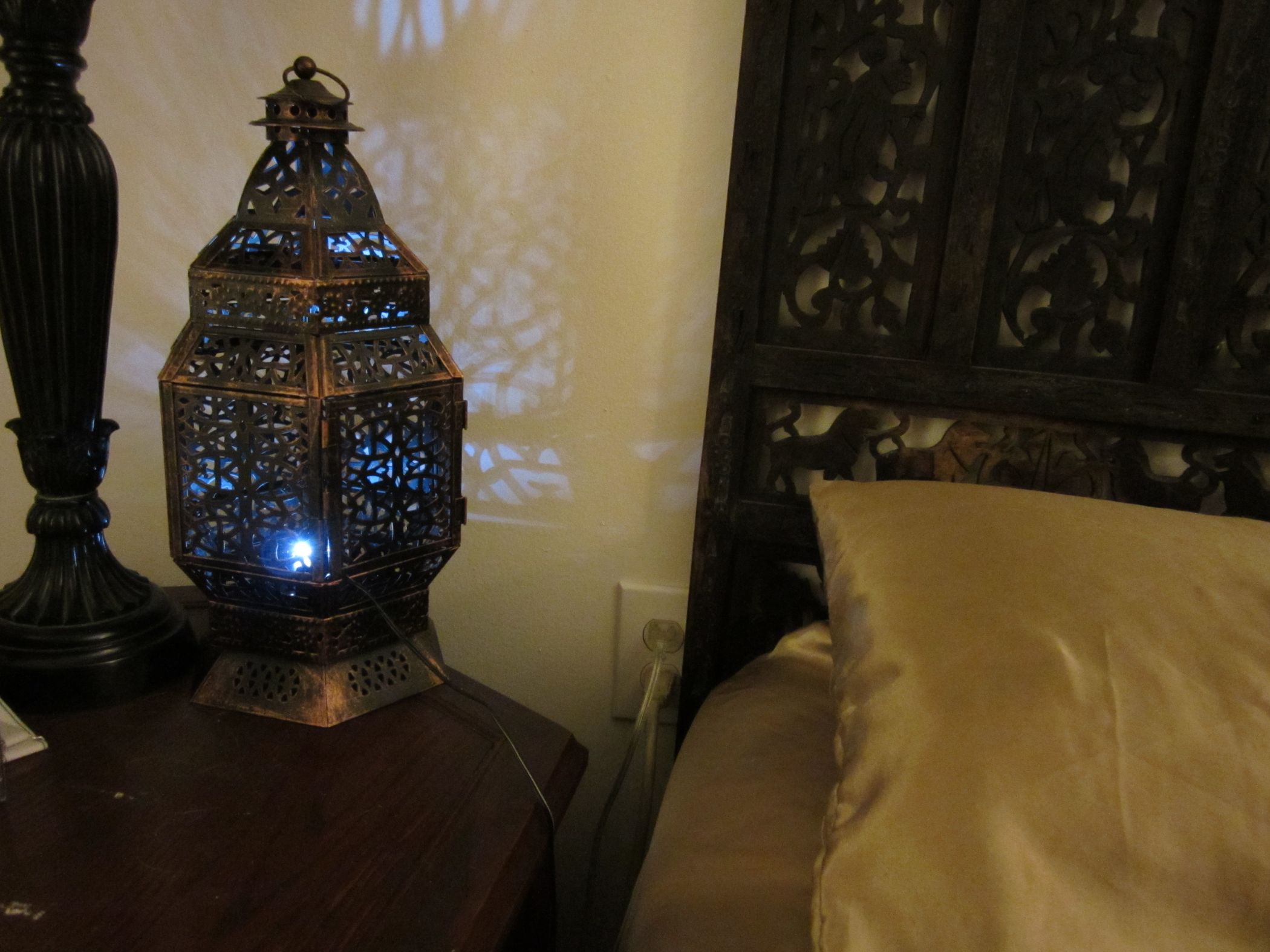 Automatic Dimming Nightlight : 6 Steps (with Pictures) - Instructables
