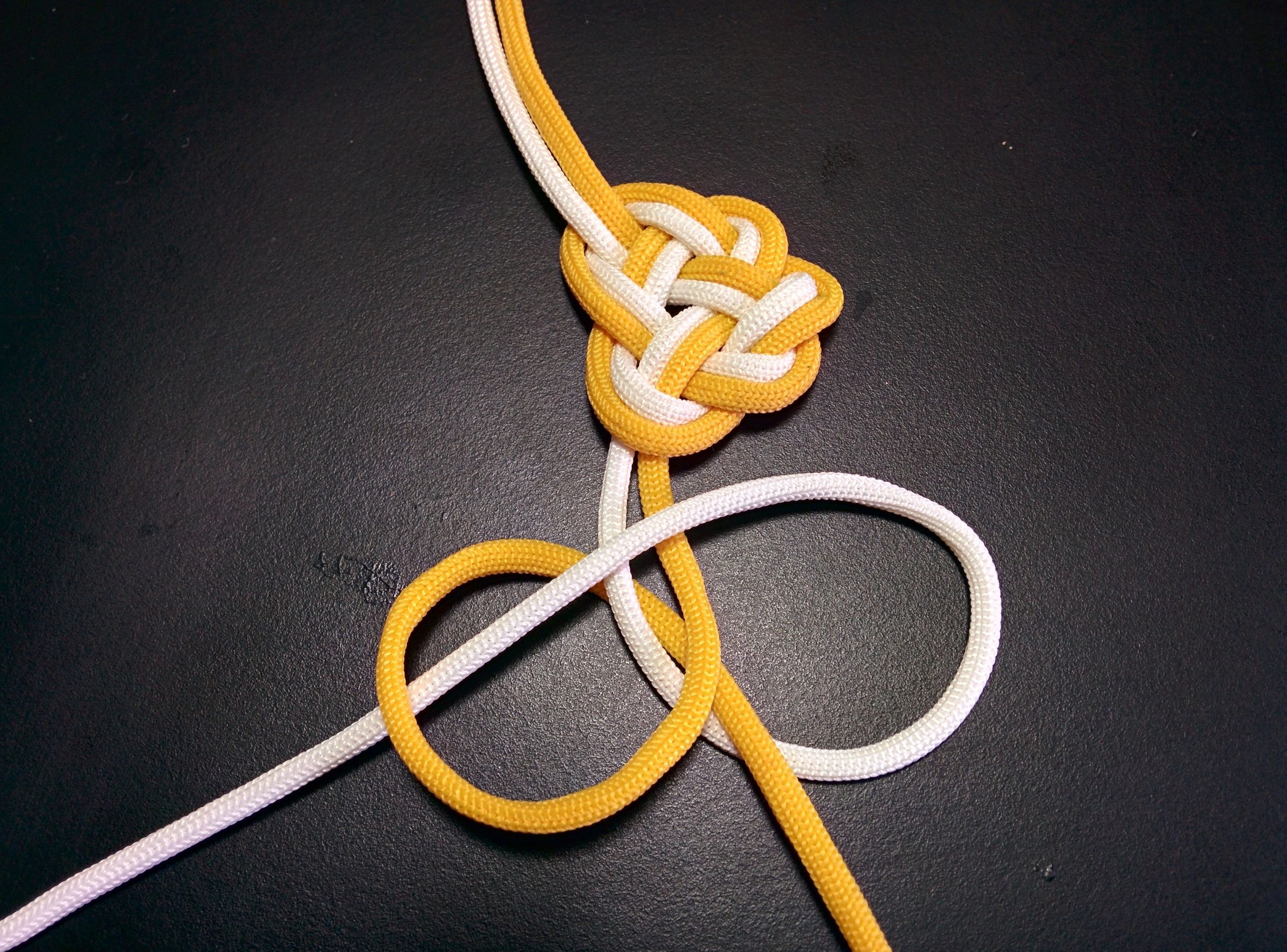 Making Paracord and Wire Necklace : 4 Steps (with Pictures) - Instructables