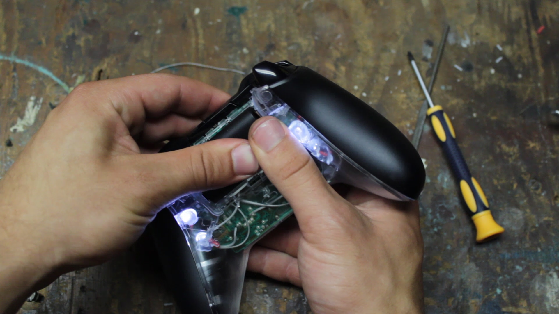 How to Make a Backlit Xbox One Controller Mod : 10 Steps (with Pictures ...