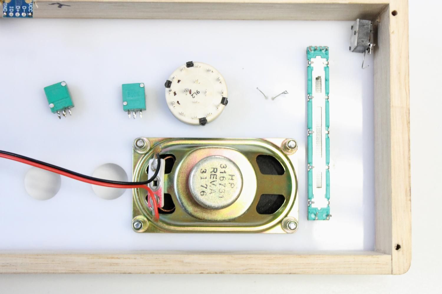 555 Fizzle Loop Synth V4 : 12 Steps (with Pictures) - Instructables