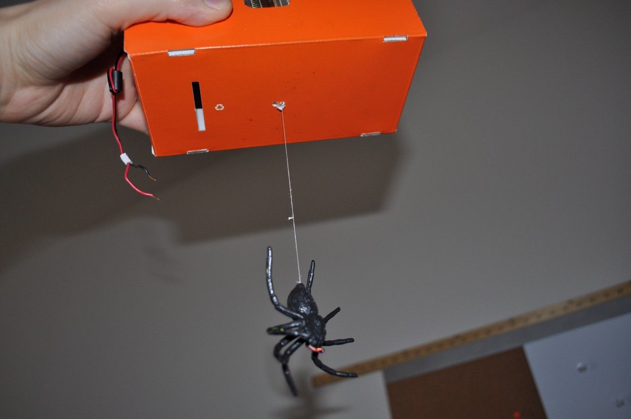Motion Activated Dropping Spider, Low Cost, No Programming : 10 Steps ...