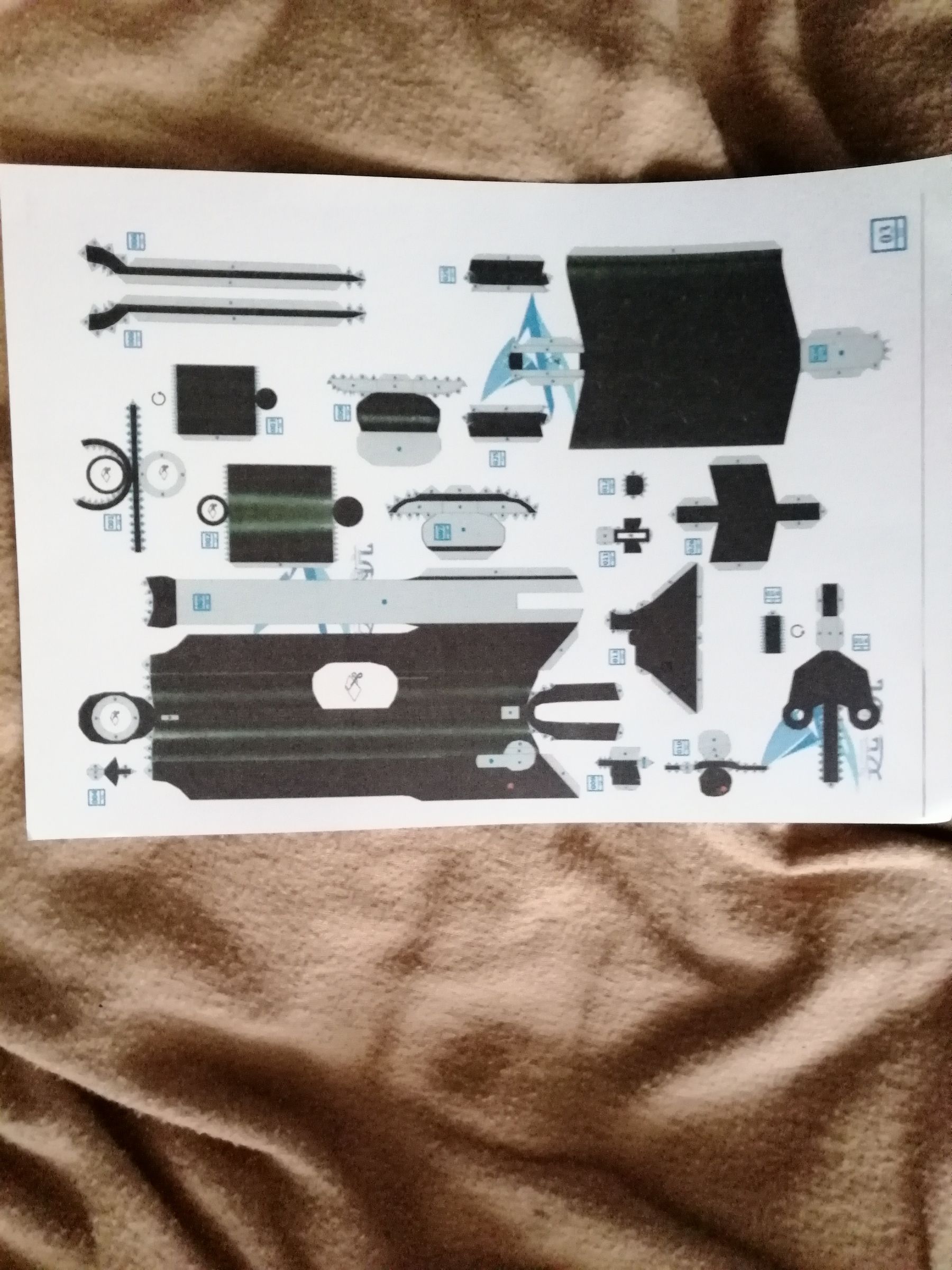 How to Make a Paper Model Gun! : 10 Steps - Instructables