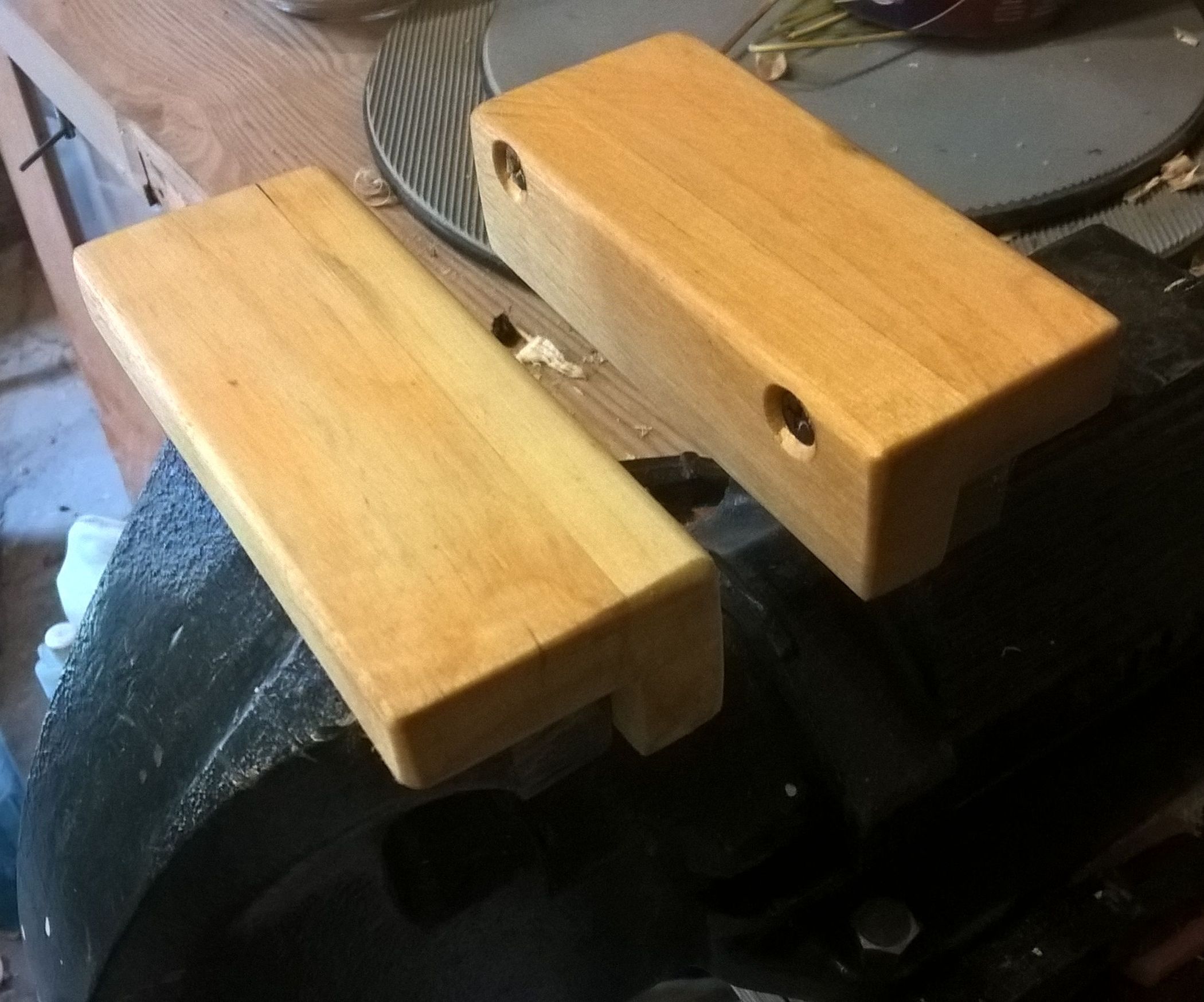 Wooden Jaws for a Metal Vice or Vise Held by Magnets : 7 Steps (with ...