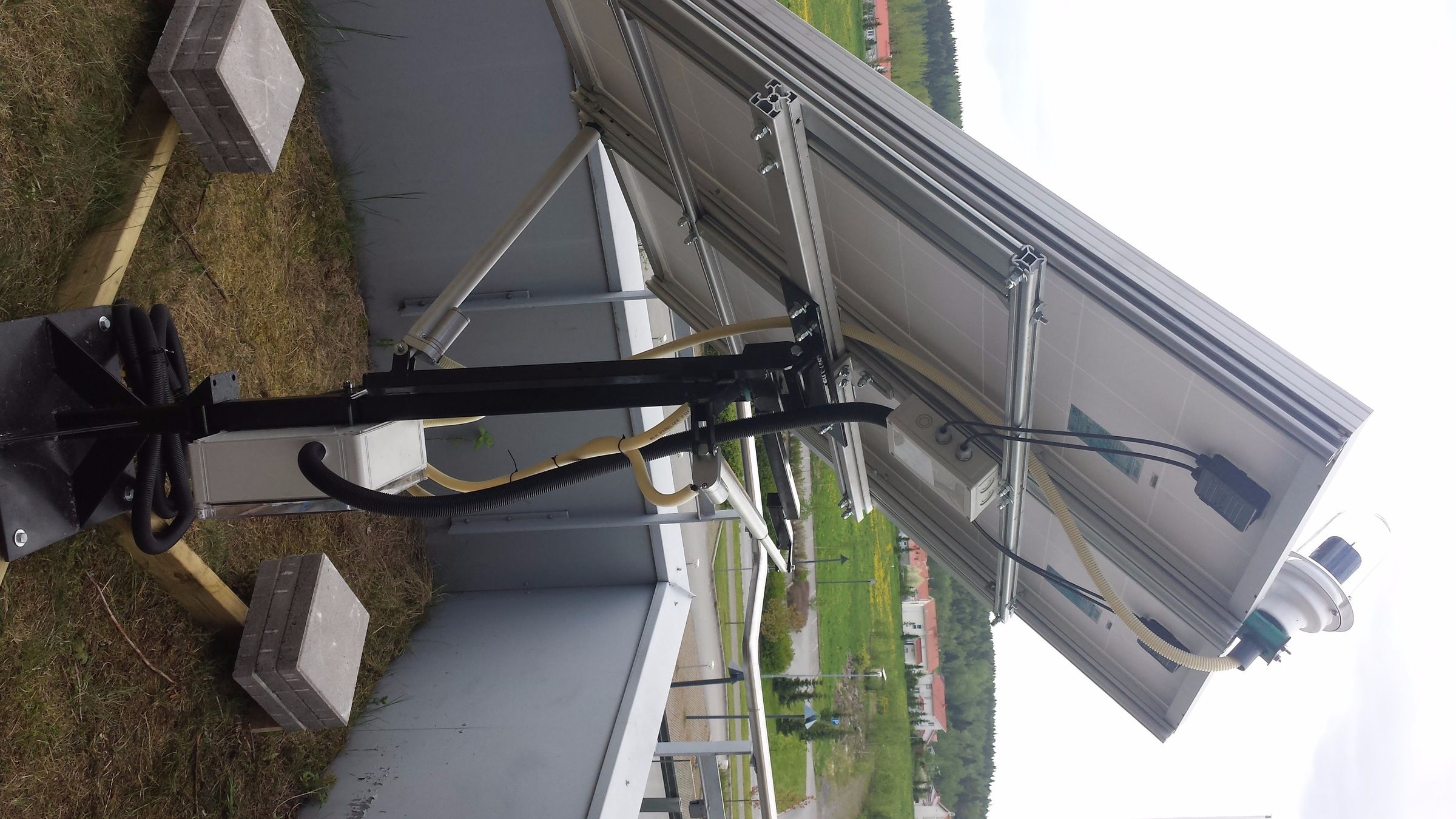 Dual Axis Solar Tracker With Online Energy Monitor : 11 Steps (with ...