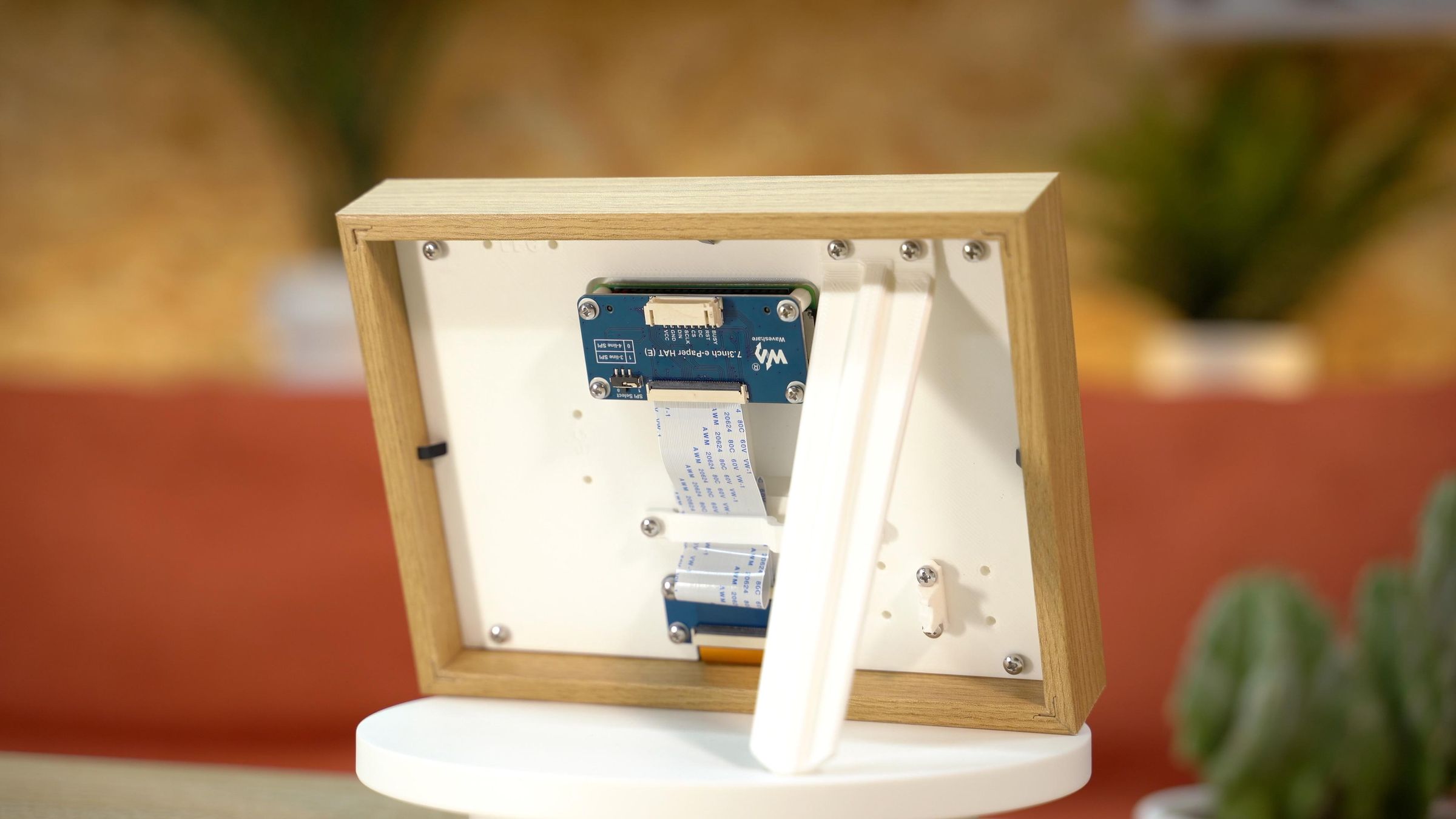 Build a COLOUR E-INK DASHBOARD - Weather | Calendar | Photos | News ...