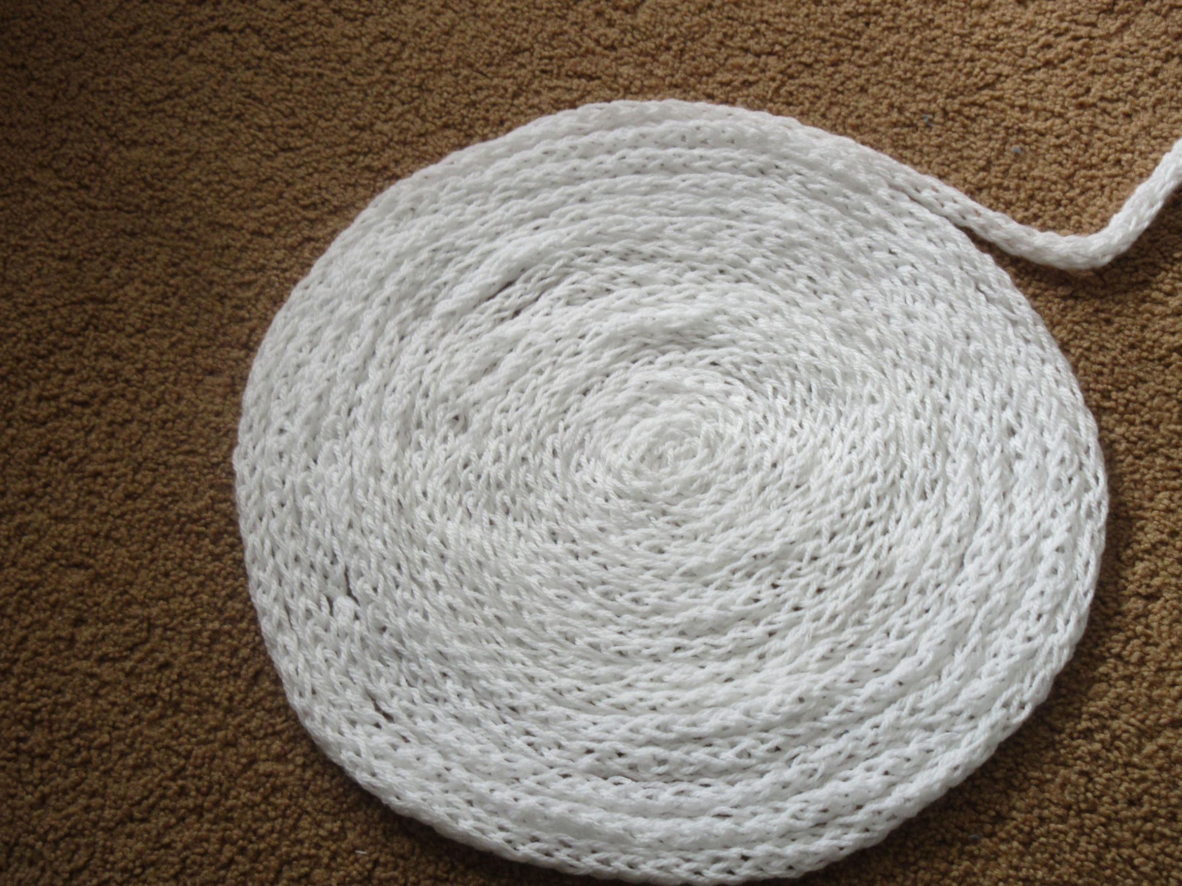 How to Make Your Own French Knitted Rug : 9 Steps (with Pictures ...