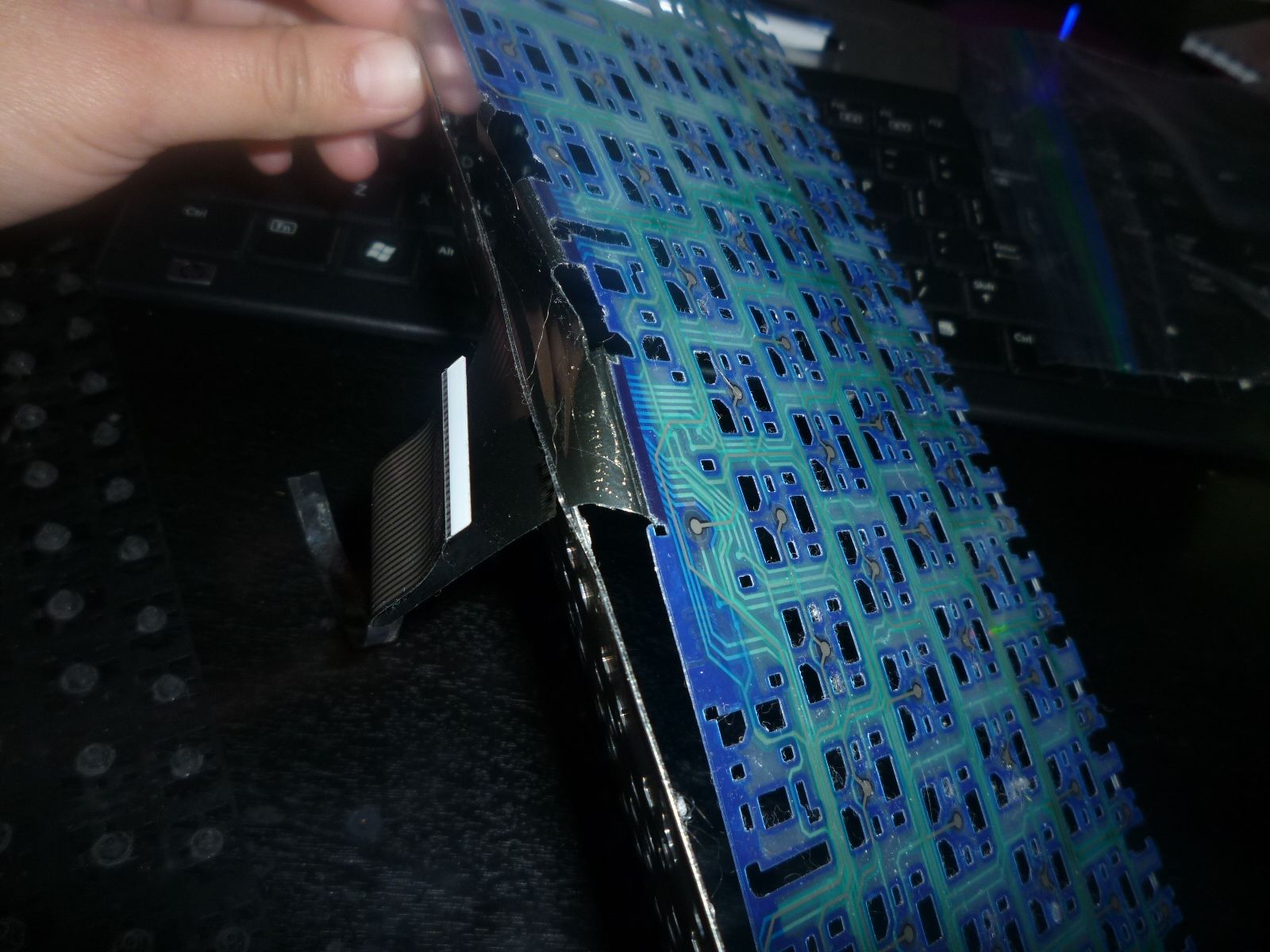 Keyboard Bracelet With Interchangeable Keys : 9 Steps - Instructables