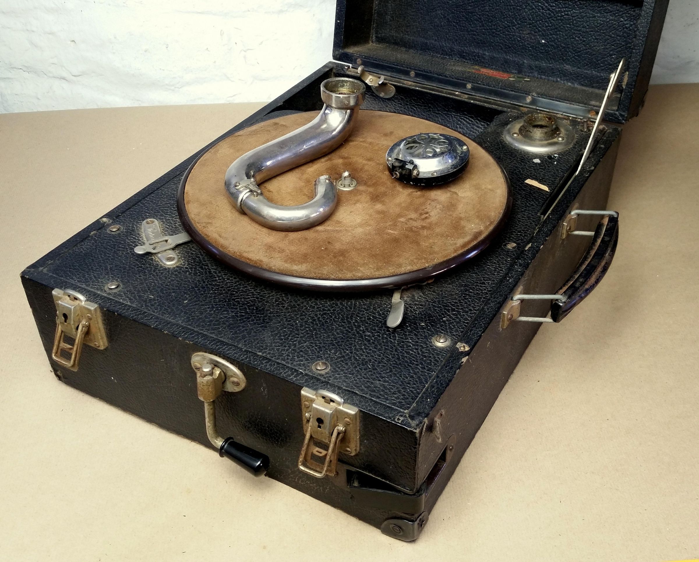 Give an Old Gramophone Some New Life! : 18 Steps (with Pictures ...