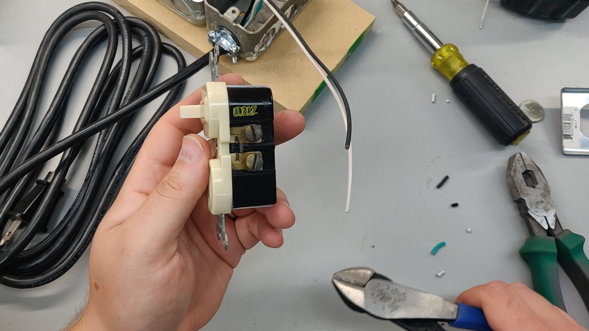 Light Bulb Current Limiter : 9 Steps (with Pictures) - Instructables