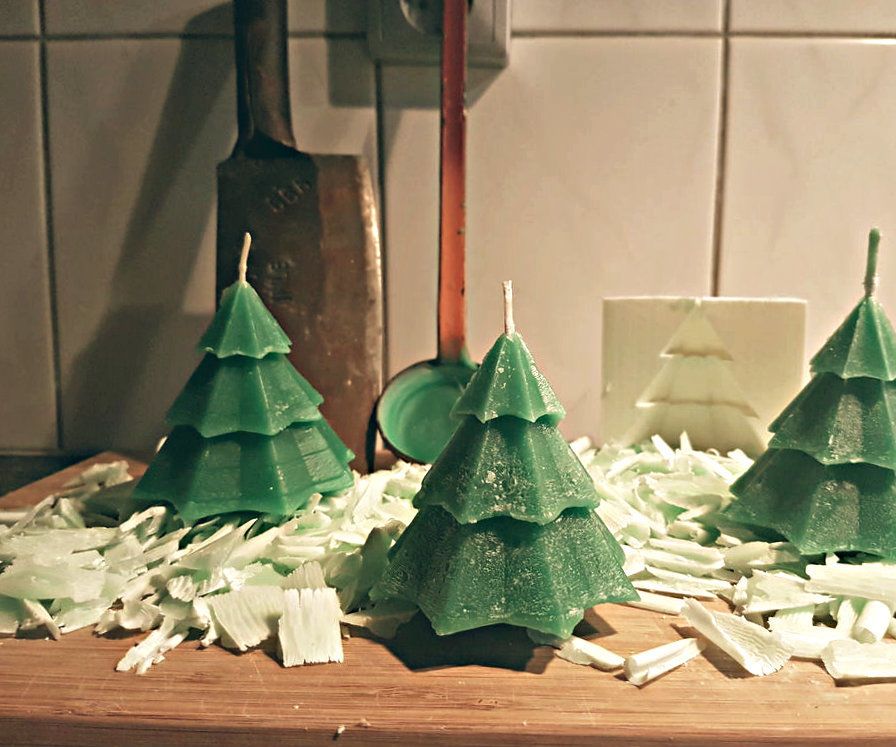 A DIY Christmas Tree Candle With a 3D Printed Mould! (TfCD) : 10 Steps ...
