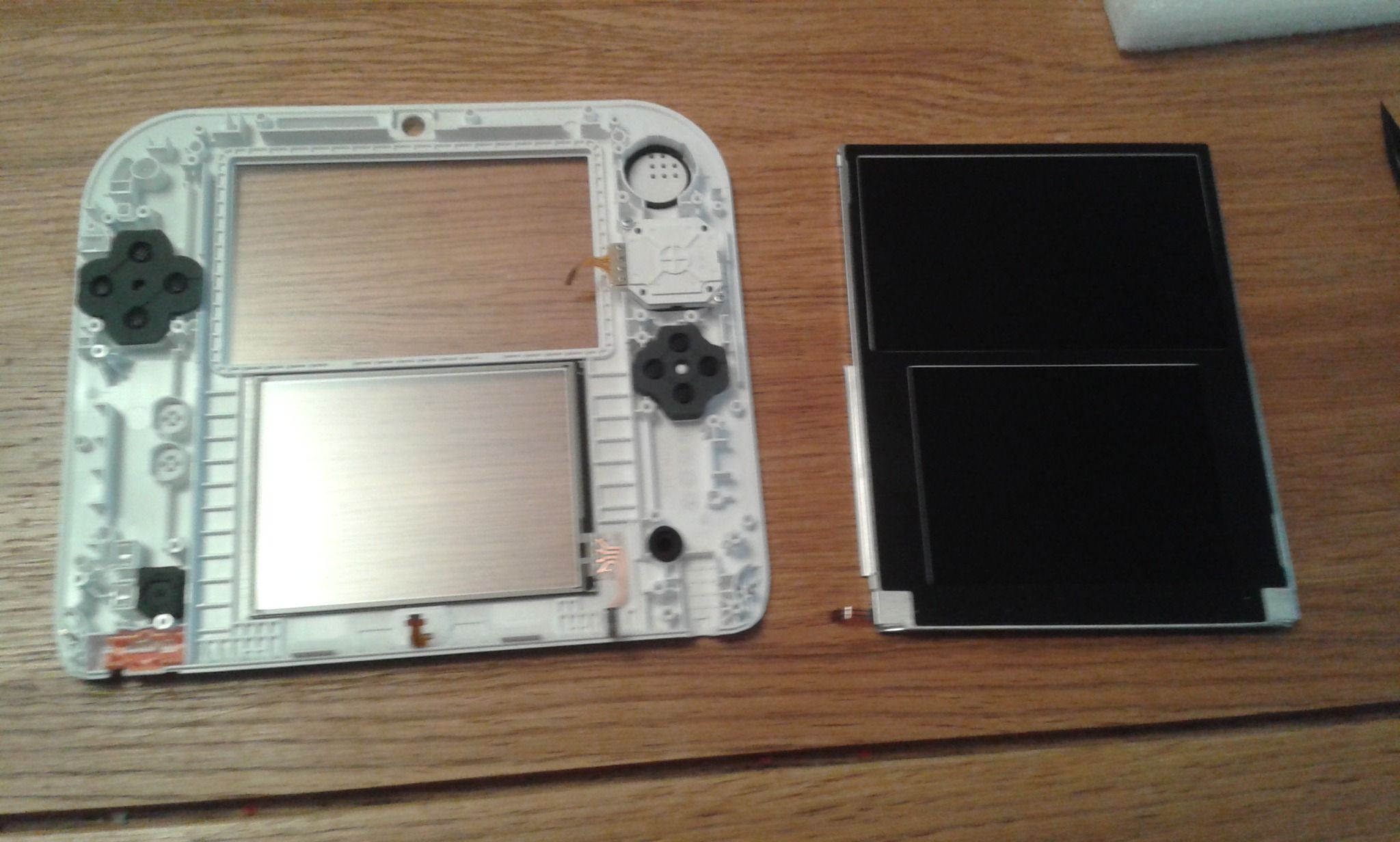 2DS Screen Repair : 11 Steps (with Pictures) - Instructables