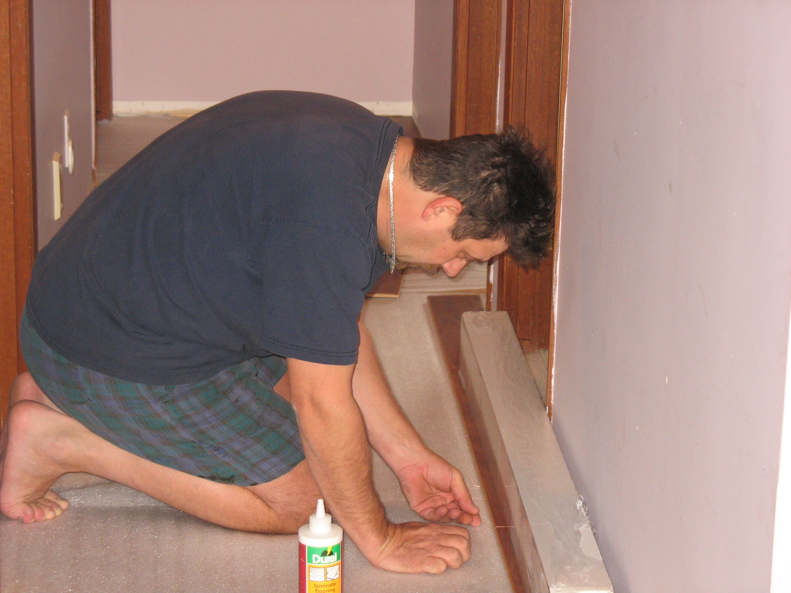 How to Install Laminate Flooring : 6 Steps (with Pictures) - Instructables