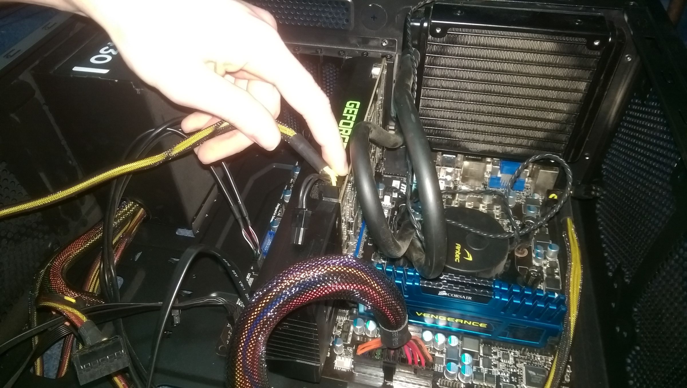 How to Put Together a Computer : 10 Steps (with Pictures) - Instructables