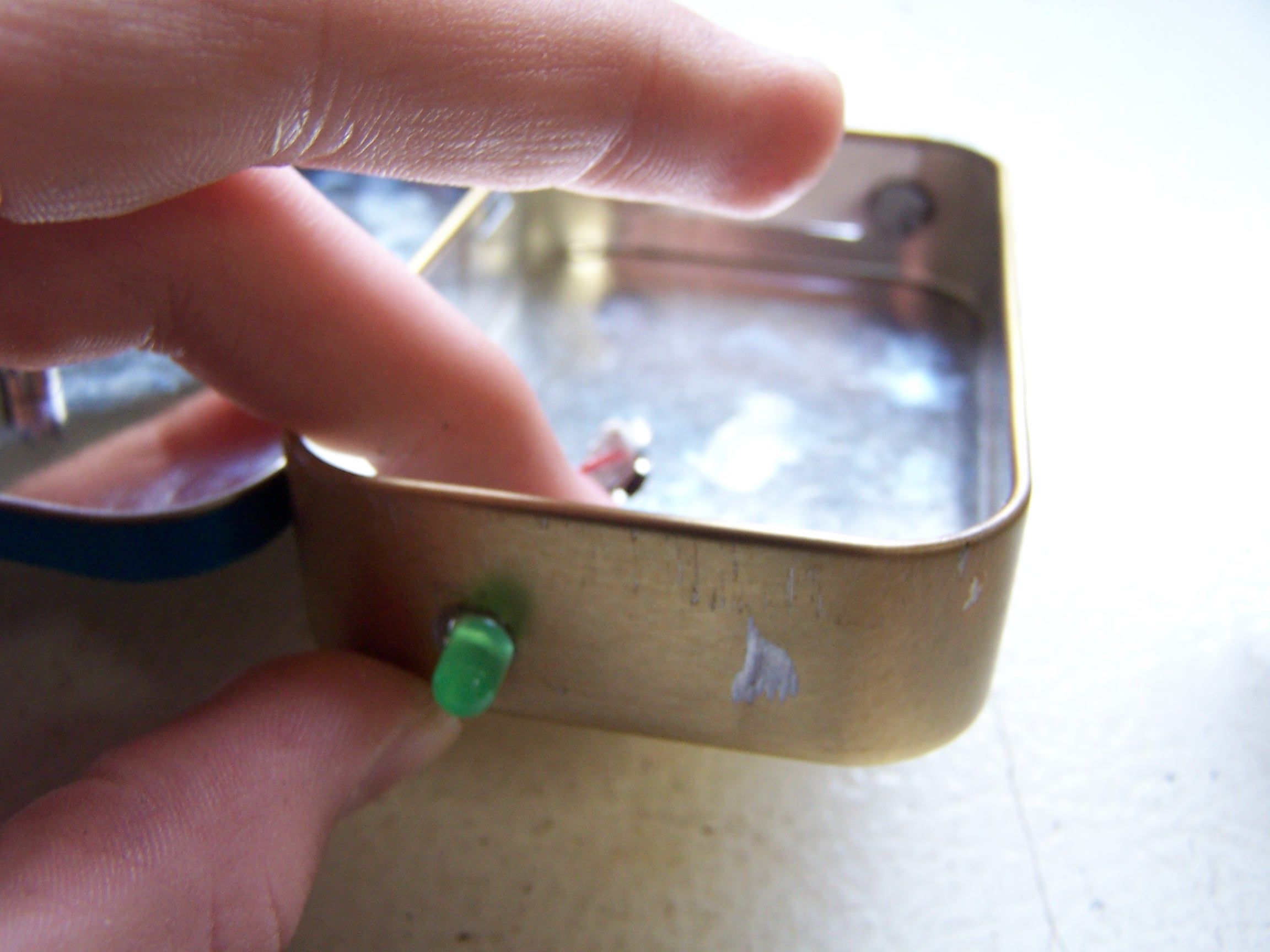 Altoid Can Wallet : 5 Steps - Instructables