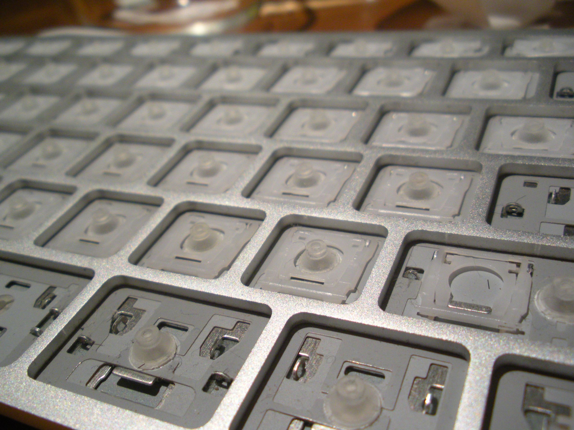 How to Rescue Apple Pro Keyboard From Liquid Damage - Instructables