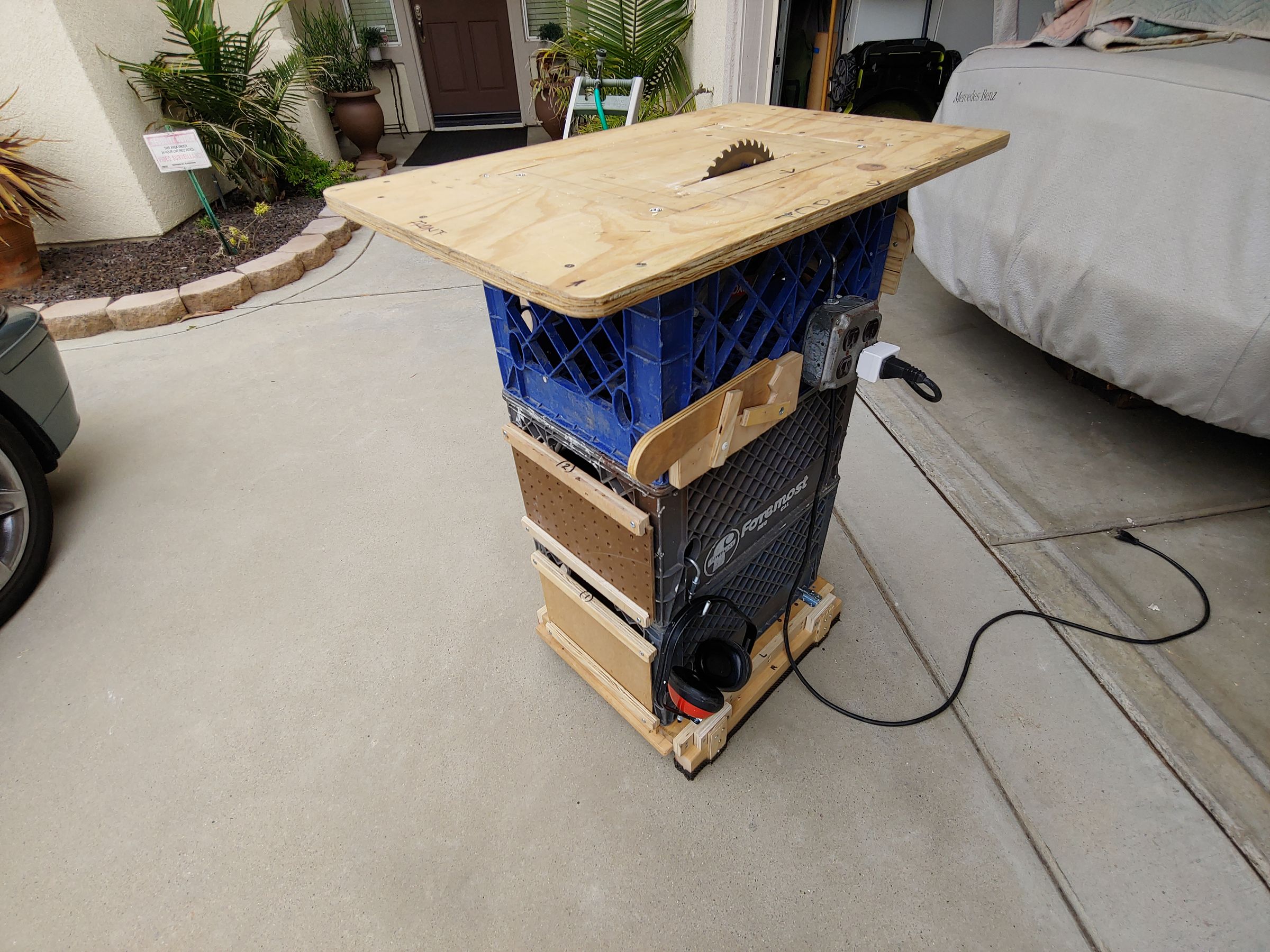Plastic Crate Table Saw : 9 Steps (with Pictures) - Instructables