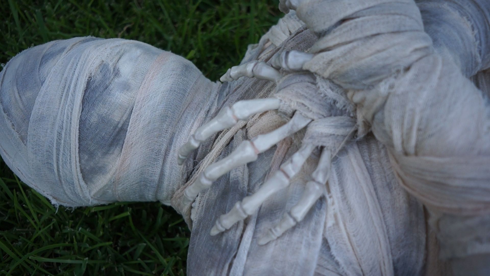 DIY Halloween Mummy : 12 Steps (with Pictures) - Instructables