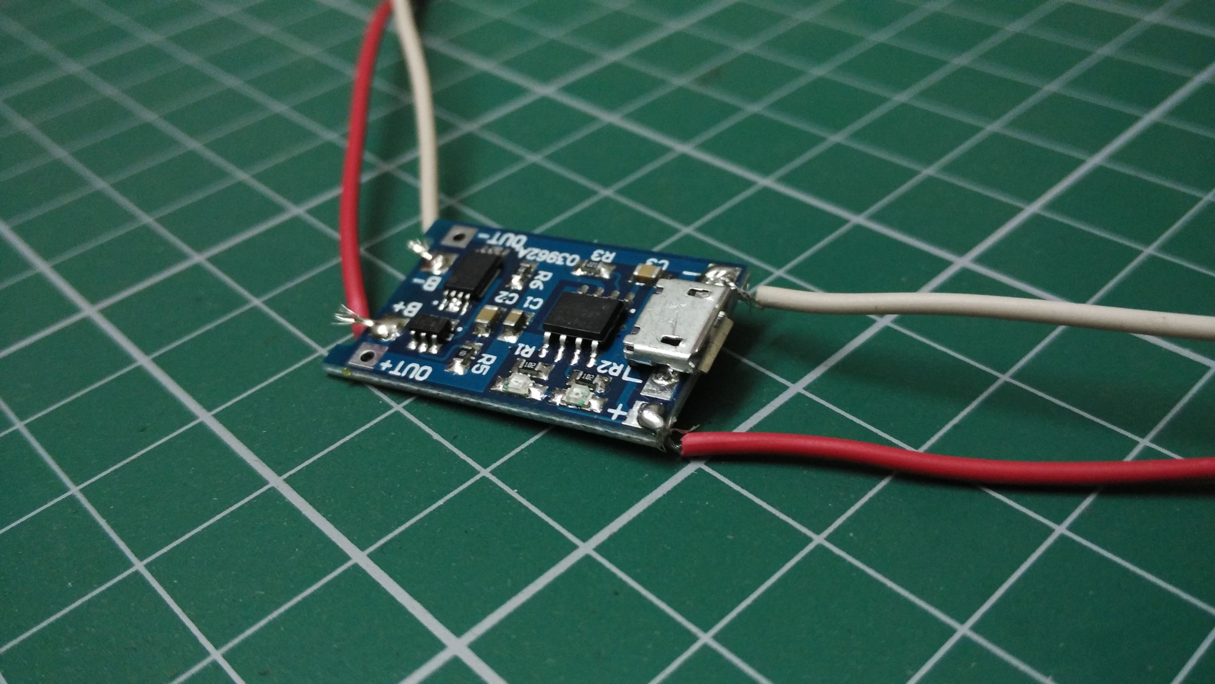 5 $ Solar Power Bank From Recycled Laptop Battery : 5 Steps (with ...