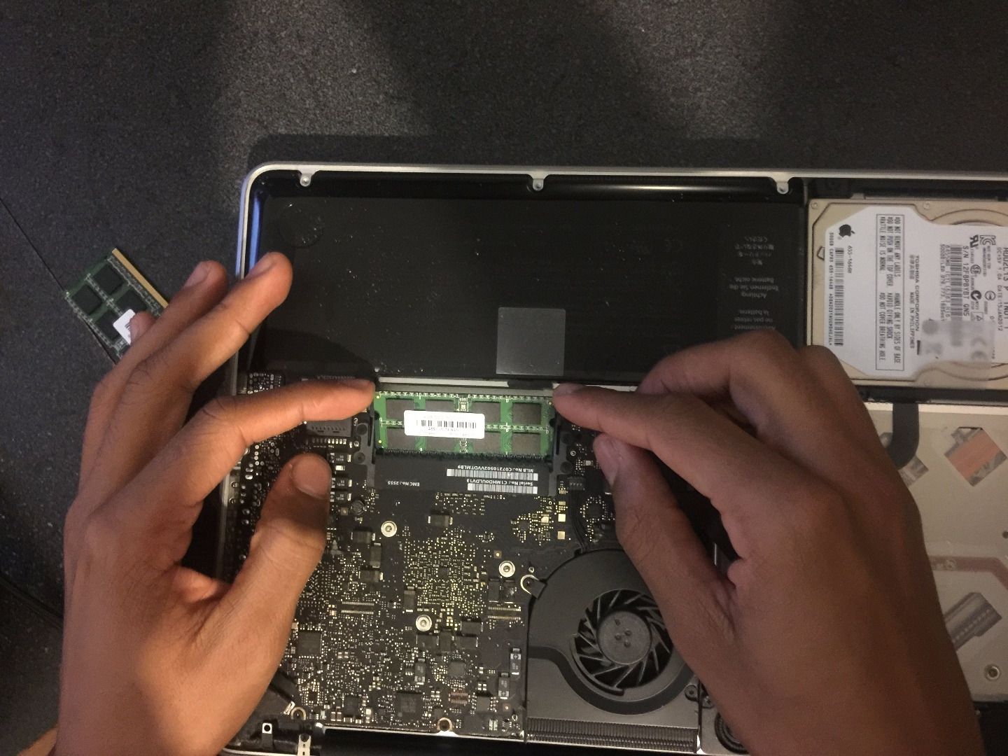 How to Upgrade the RAM Memory in a MacBook Pro (13-inch, Late 2011) : 9 ...